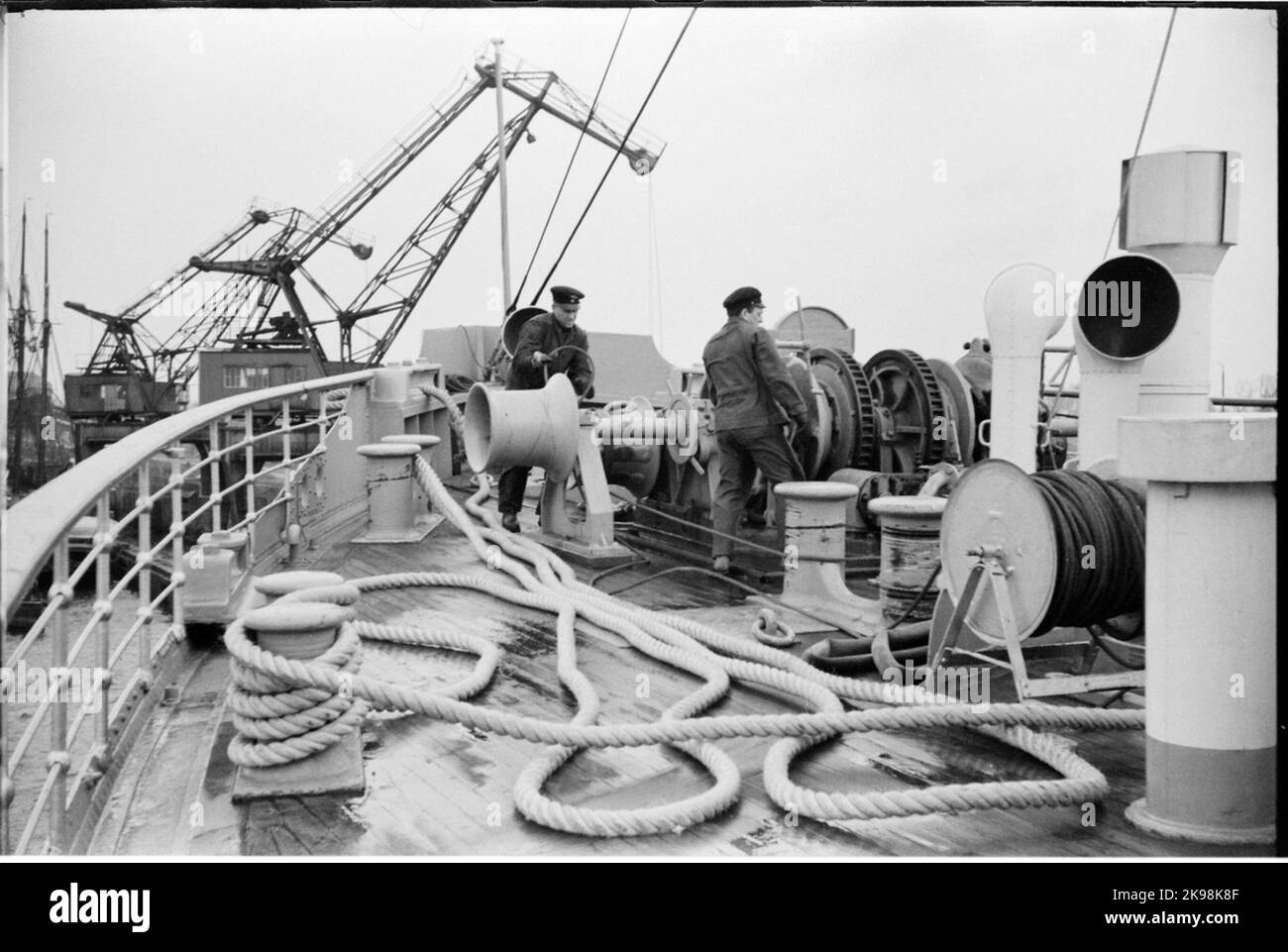 Work aboard vessels Stock Photo - Alamy