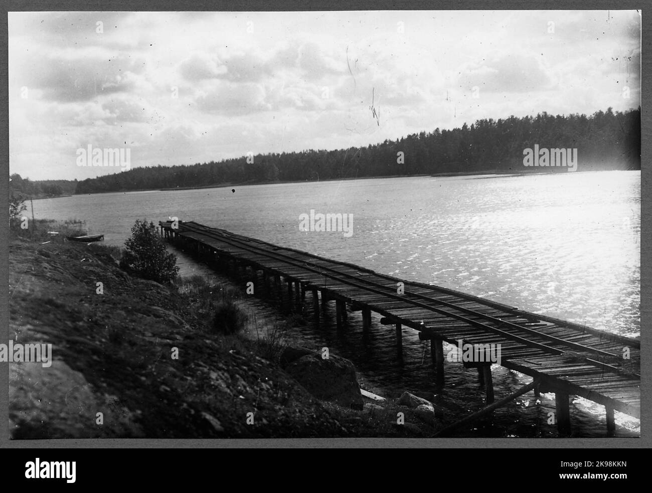 Loading dock railway track hi-res stock photography and images - Alamy