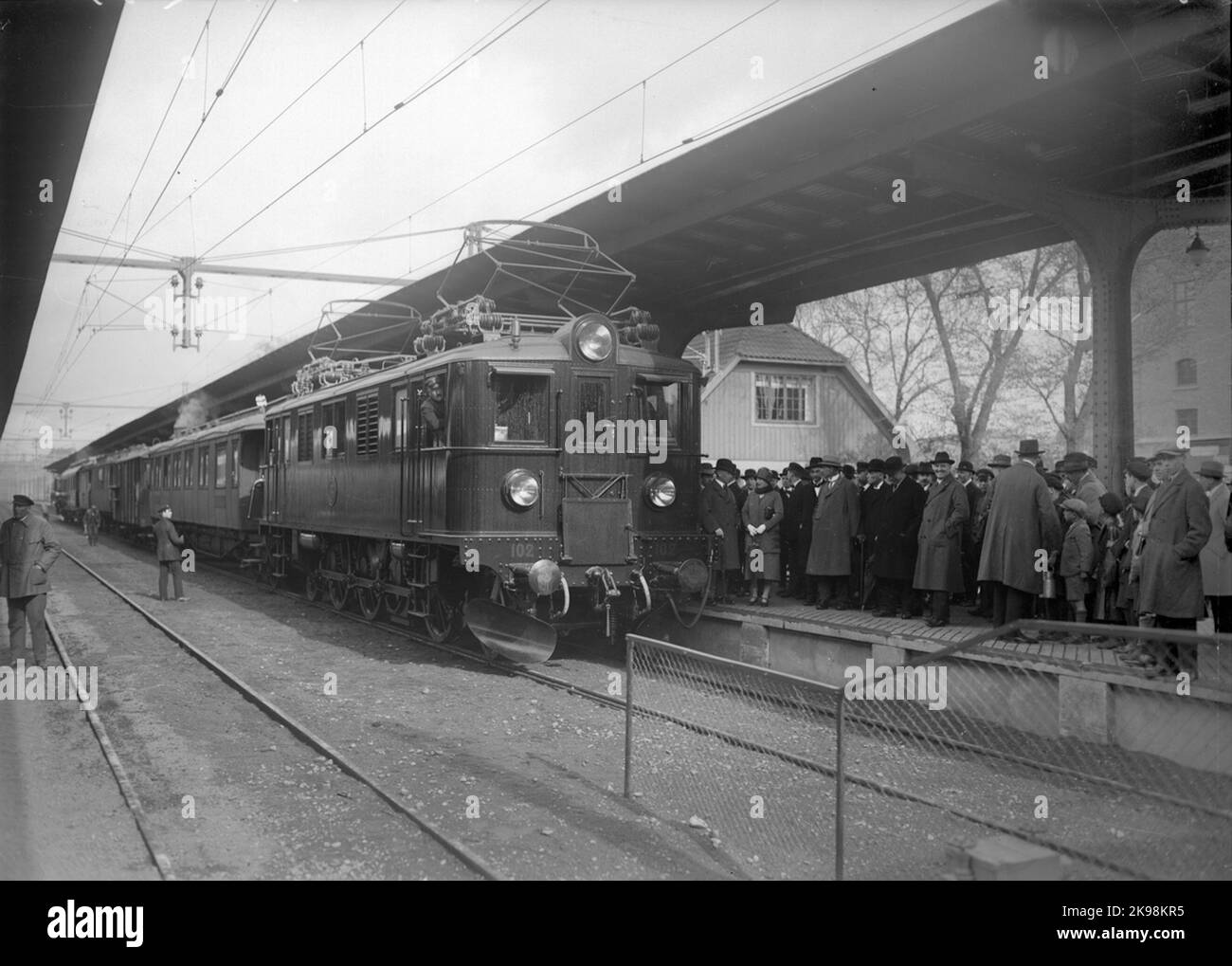 State Railways, SJ DS 102 with the first electric train Stock Photo - Alamy