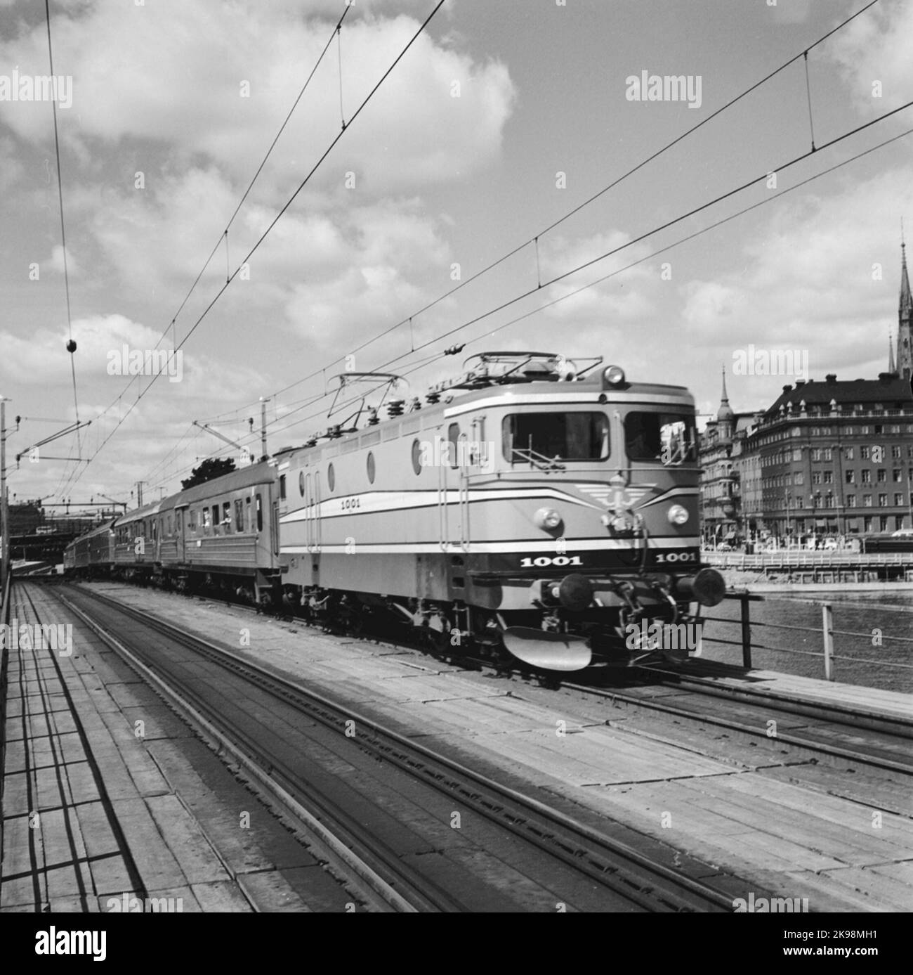 State Railways Sj Rb3 1001, at Riddarholmsbron. The route between ...