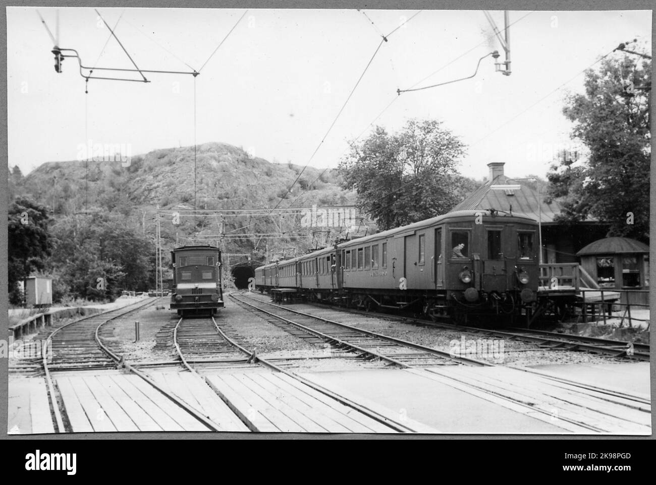 Rail bus train at Henriksdal station. To the left SSNJ Lokomotor 1 ...