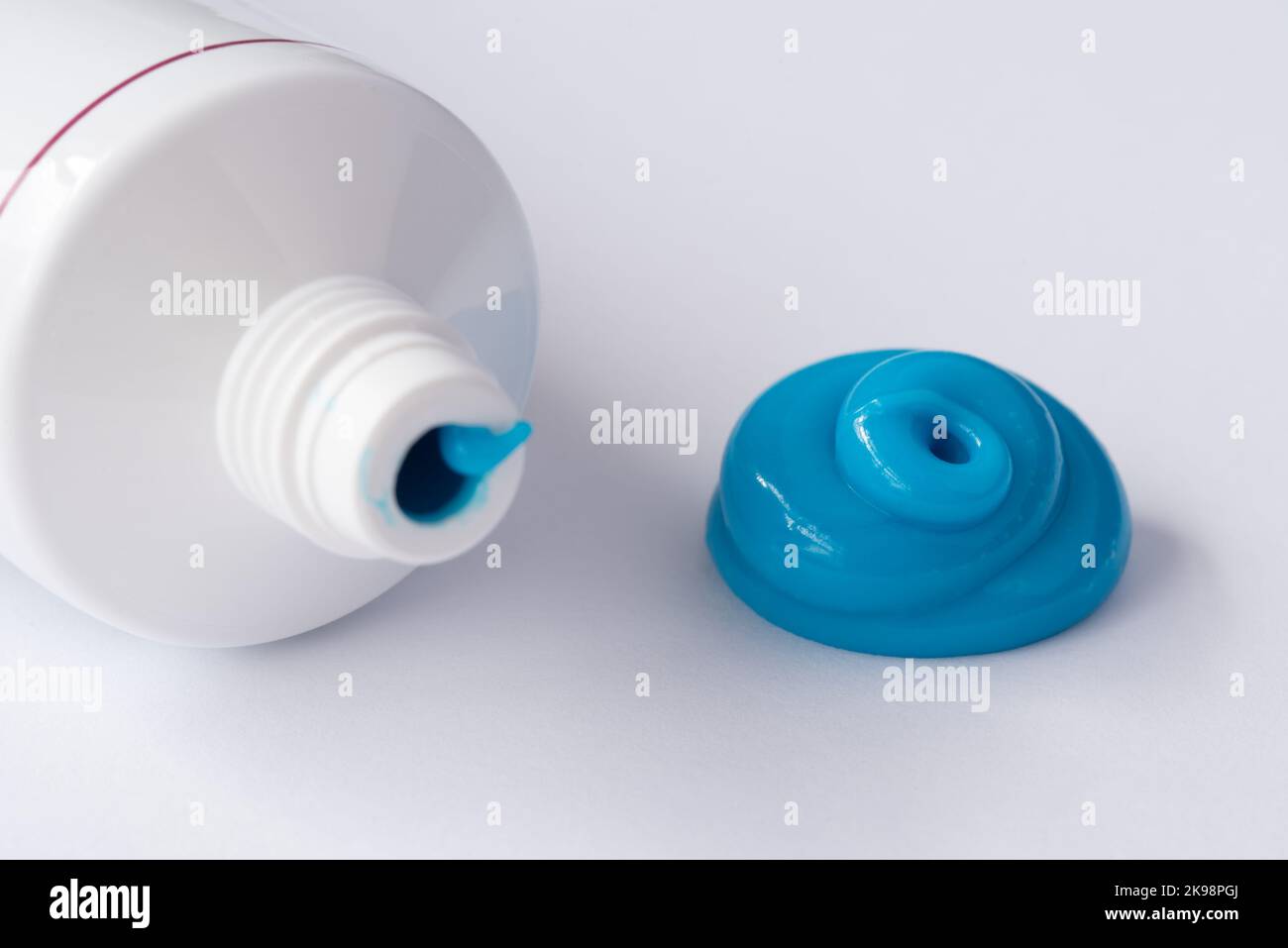 Decorating tube hi-res stock photography and images - Alamy