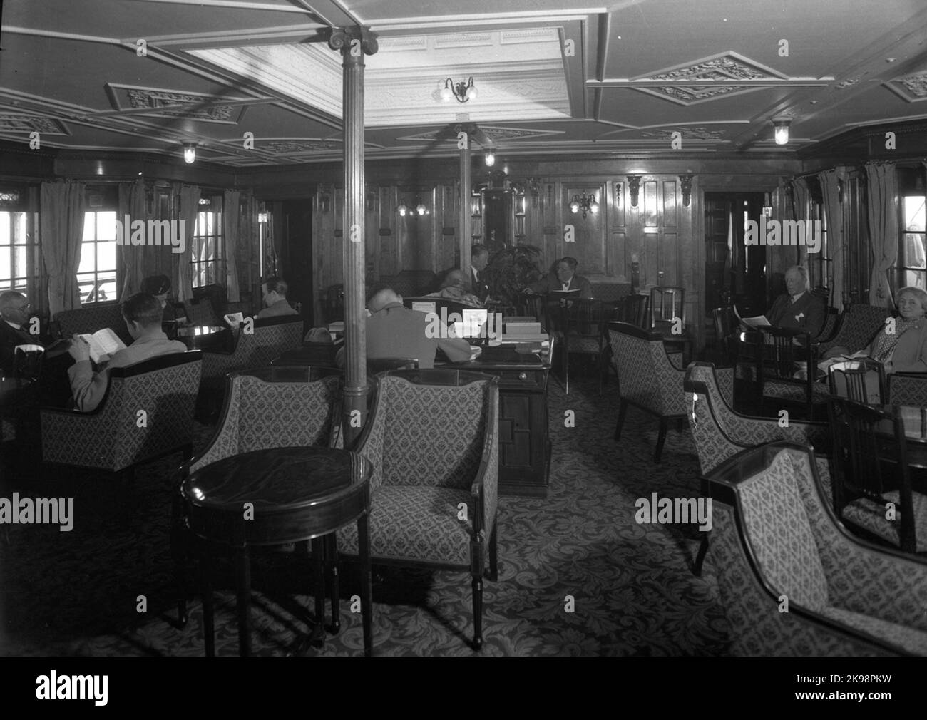 First class salon hi-res stock photography and images - Alamy