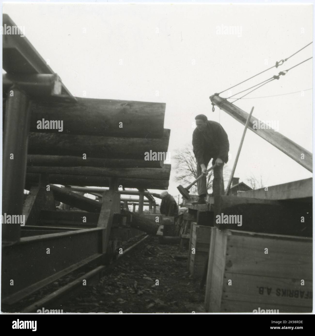 Crew work on track hi-res stock photography and images - Alamy