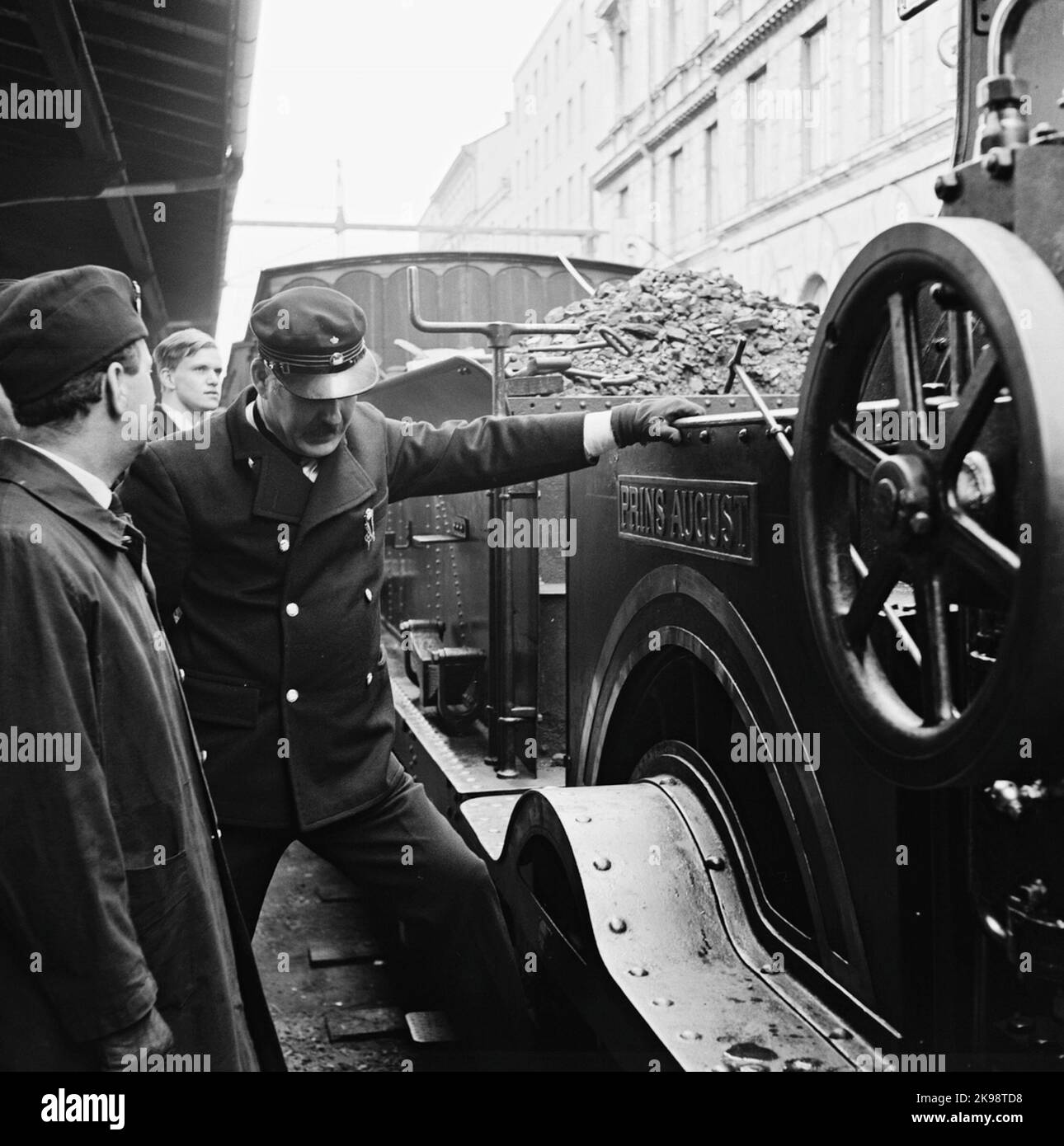 Historical train's journey from Stockholm to Gothenburg for the ...