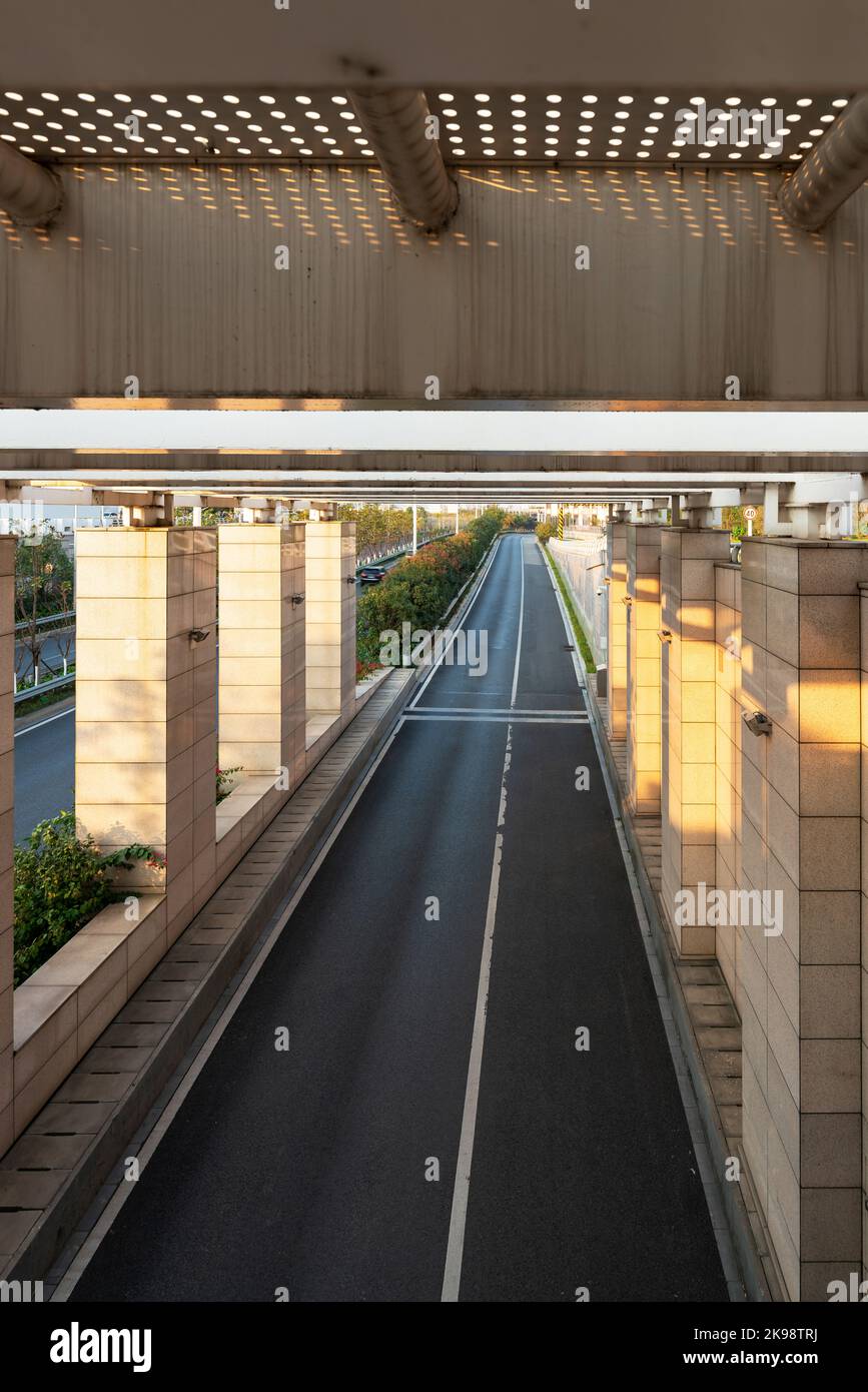 Under an overpass hi-res stock photography and images - Alamy