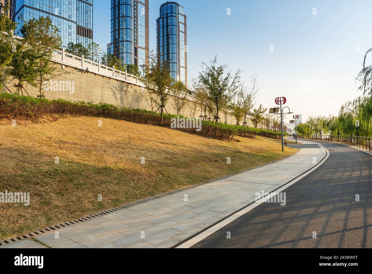 walkway in the modern city Stock Photo - Alamy