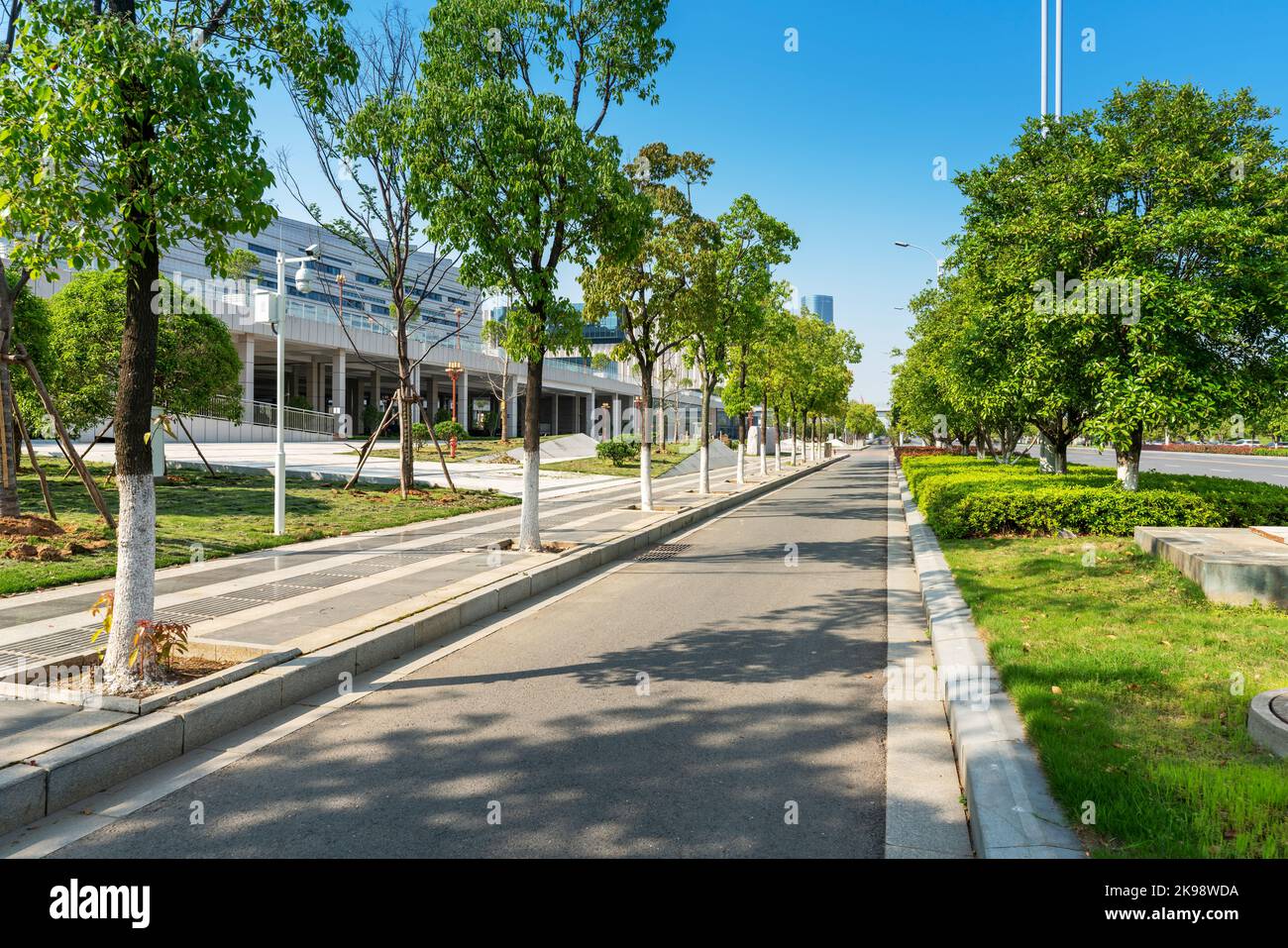 walkway in the modern city Stock Photo - Alamy