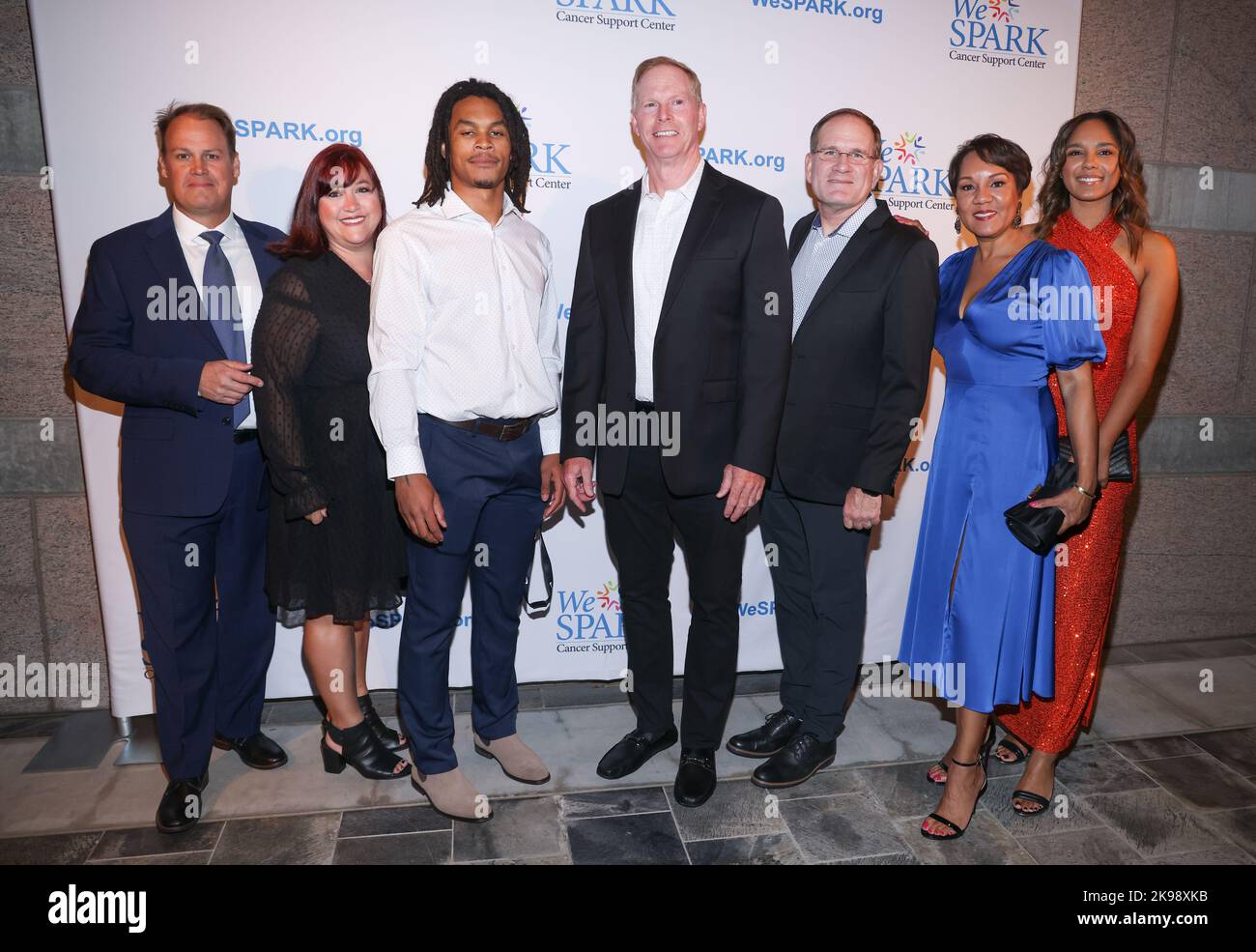 Los Angeles, California, USA.25th October, 2022. Tim Jones, Lisa Jones ...