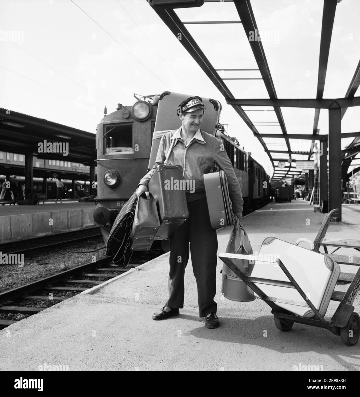 State Railways, SJ F 624, City Bud at Central Station Stock Photo - Alamy