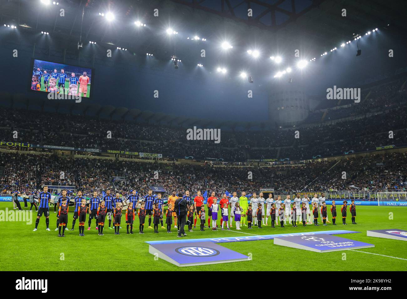 Football team group line up photo line up group hi-res stock ...