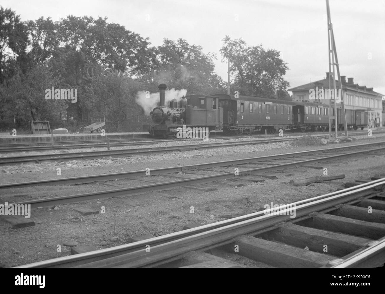 Kuj 6 with passenger trains.kuj, Köping - Uttersbergs Railway Stock ...