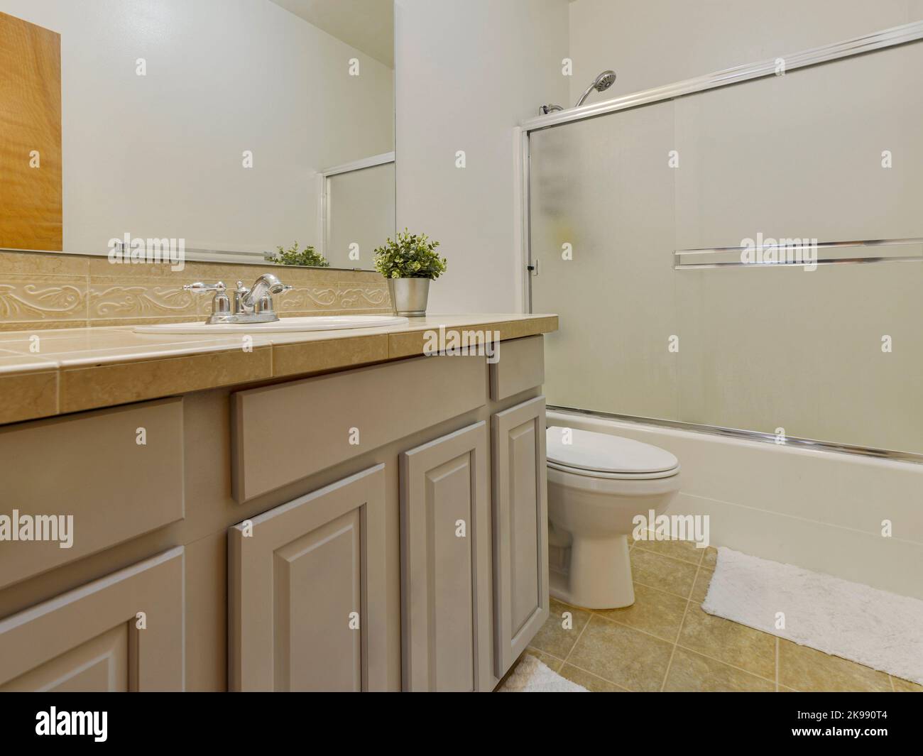 Modern residential bathroom interior Stock Photo - Alamy