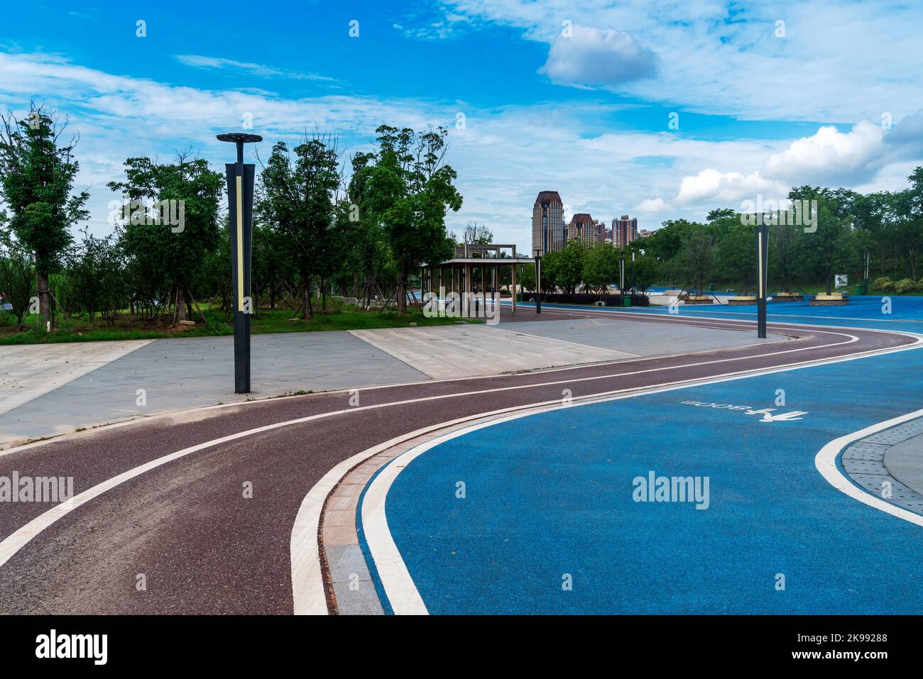 walkway in the modern city Stock Photo - Alamy