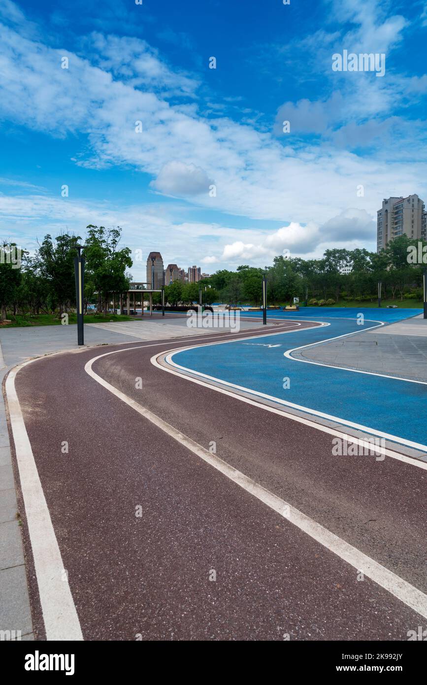 walkway in the modern city Stock Photo - Alamy