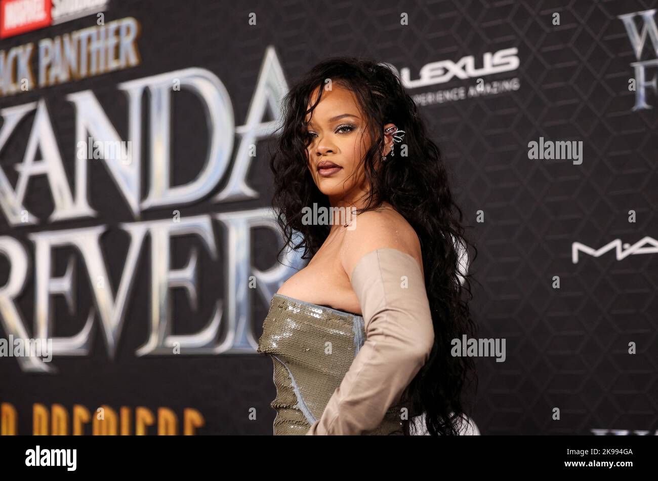 Rihanna 2022 hi-res stock photography and images - Alamy