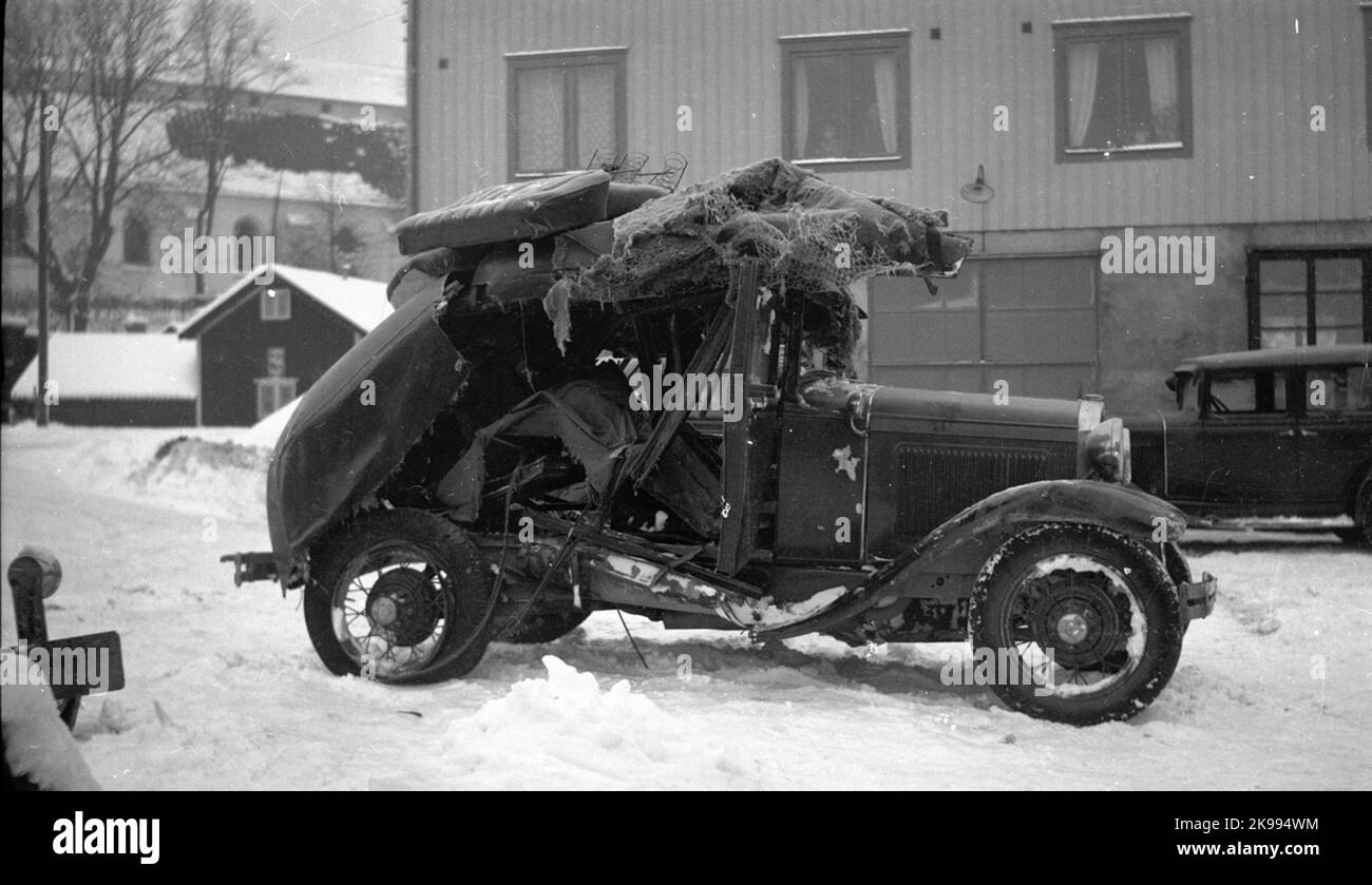 Hit by train hi-res stock photography and images - Alamy