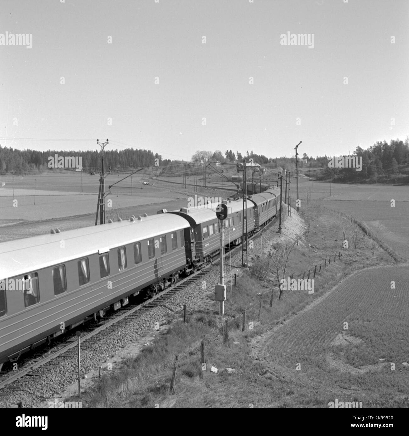 Fast trains hi-res stock photography and images - Alamy