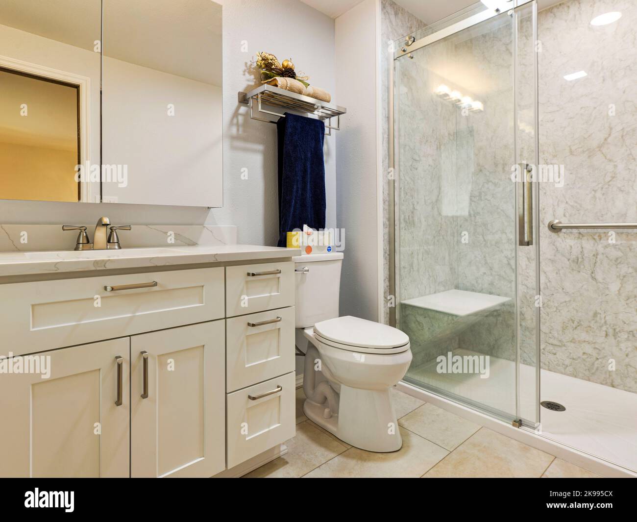 Modern residential bathroom interior Stock Photo - Alamy