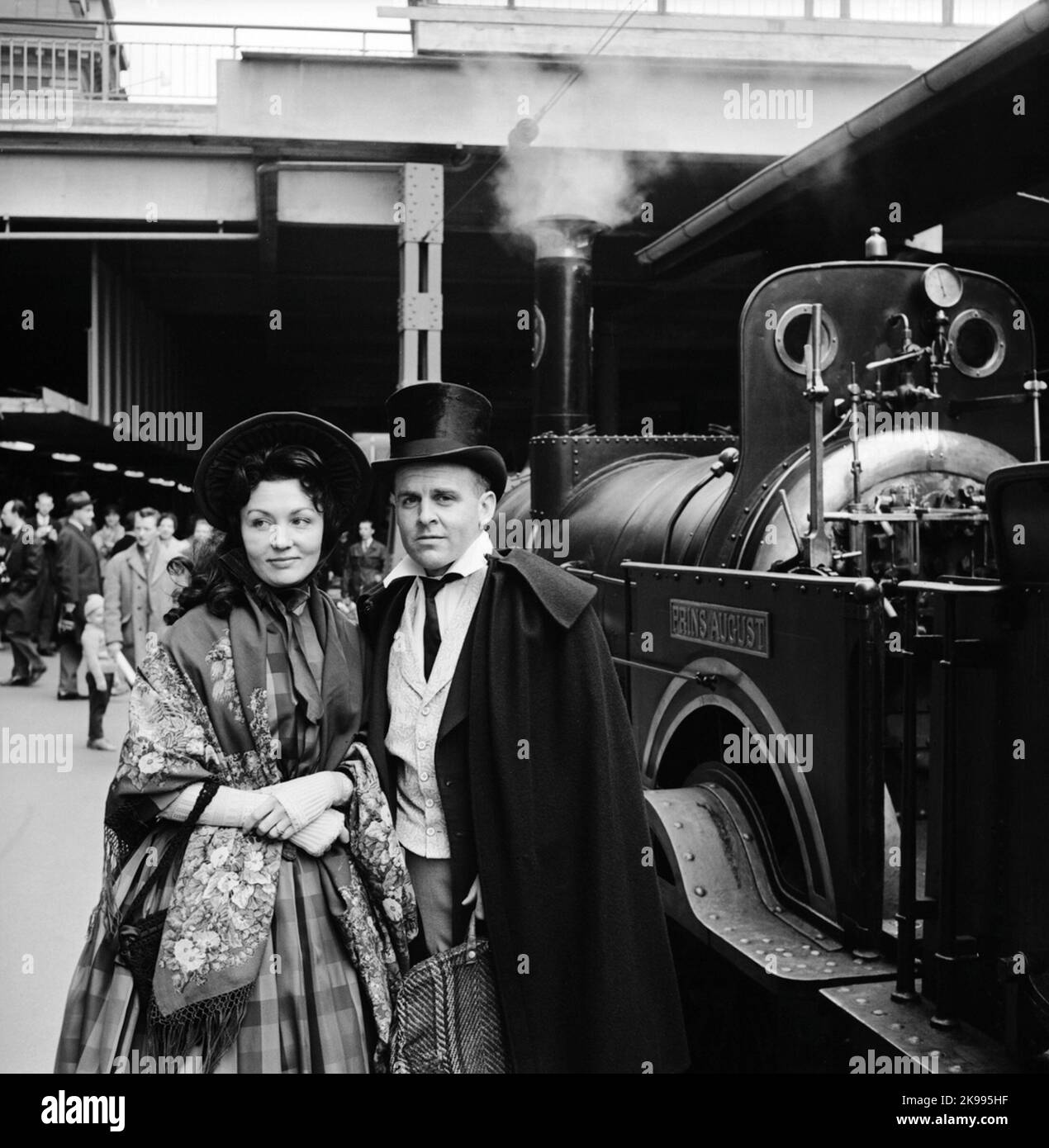 Historical train's journey from Stockholm to Gothenburg for the ...