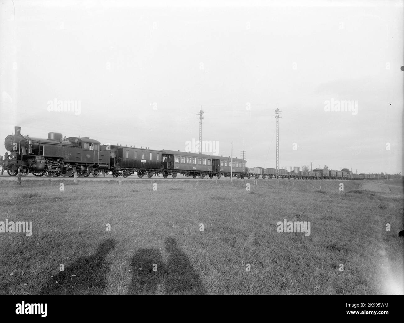 MSJ LOK 30. Steam locomotive with test train. The locomotive ...