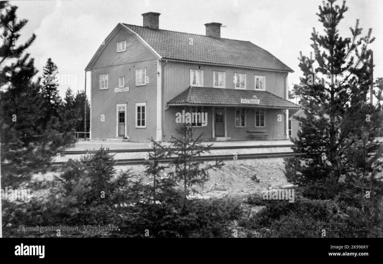 Station built in 1925. Two -storey station house in wood. Mechanical ...