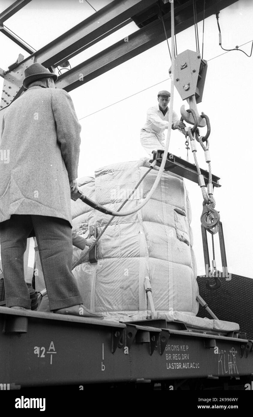 Transport of uranium containers Stock Photo - Alamy