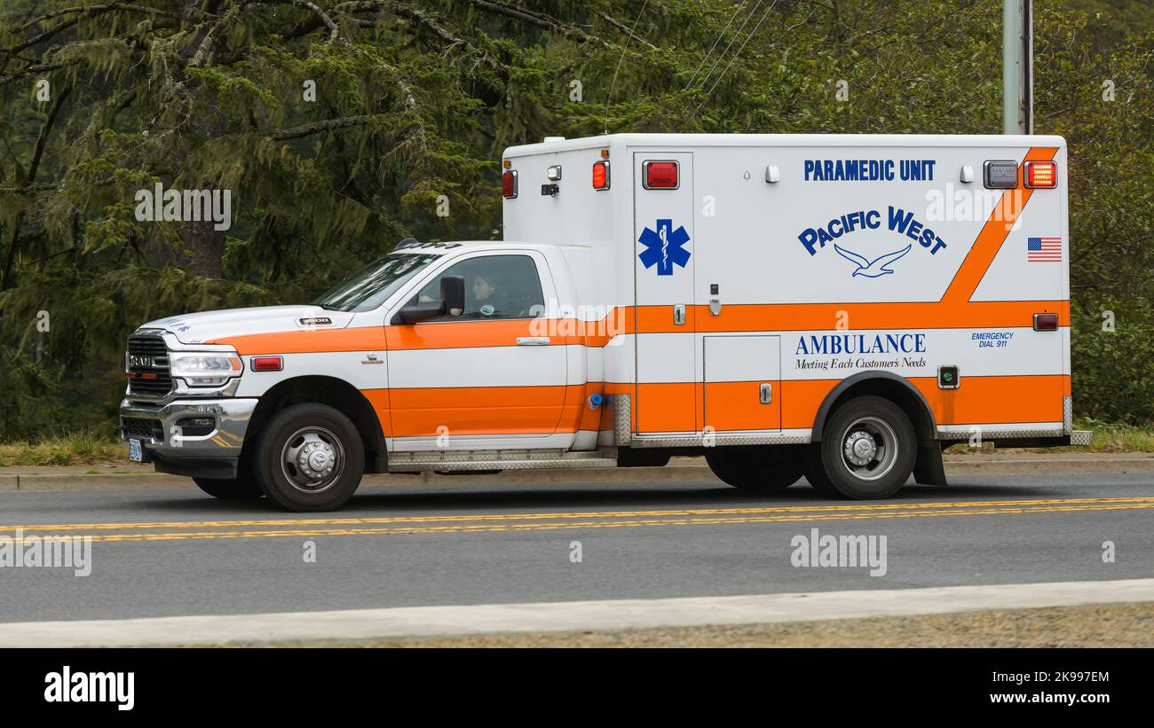 Ambulance medical logo hi-res stock photography and images - Alamy