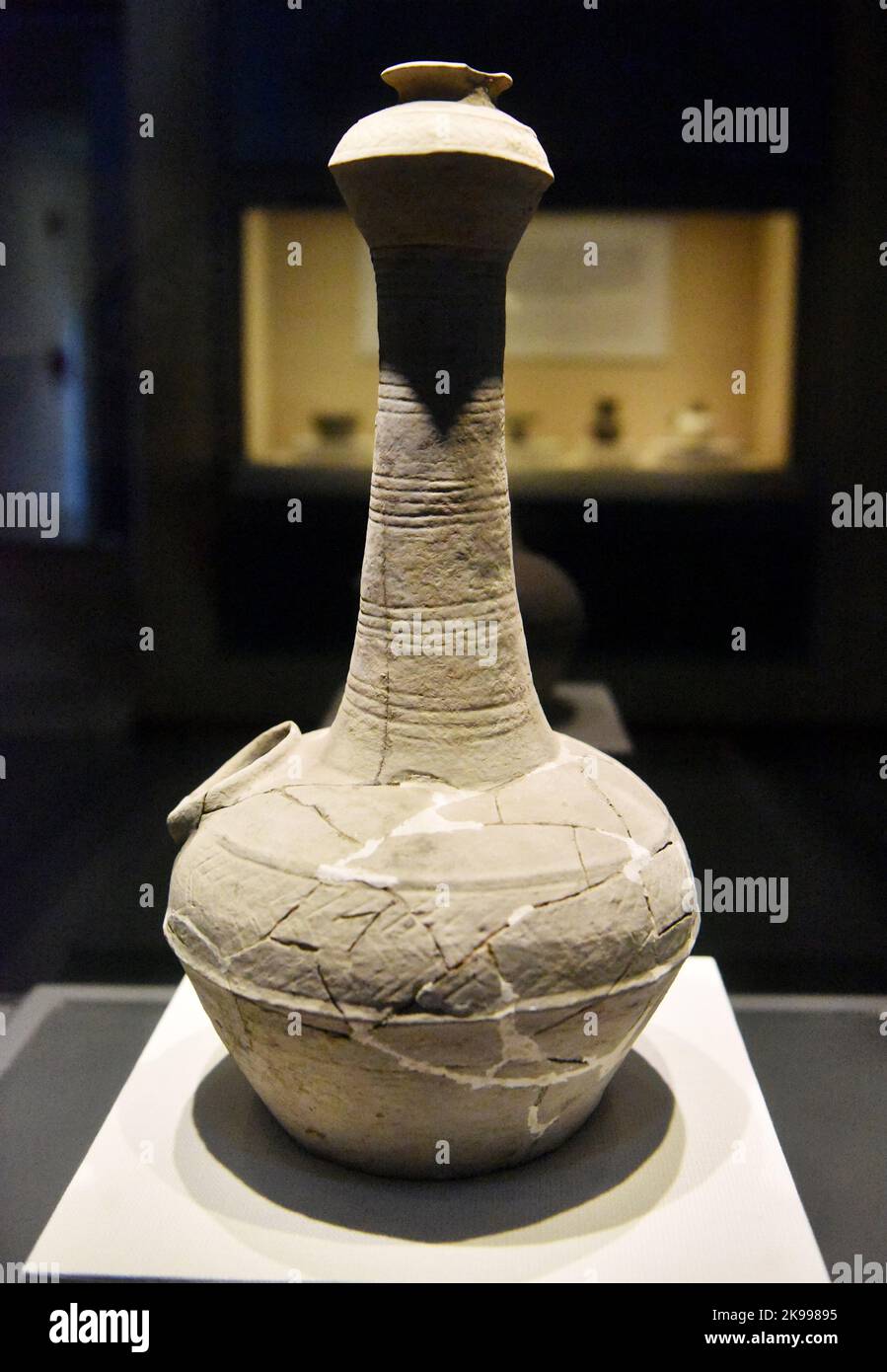 HANGZHOU, CHINA - SEPTEMBER 6, 2022 - £¨FILE£©Neolithic pottery ...