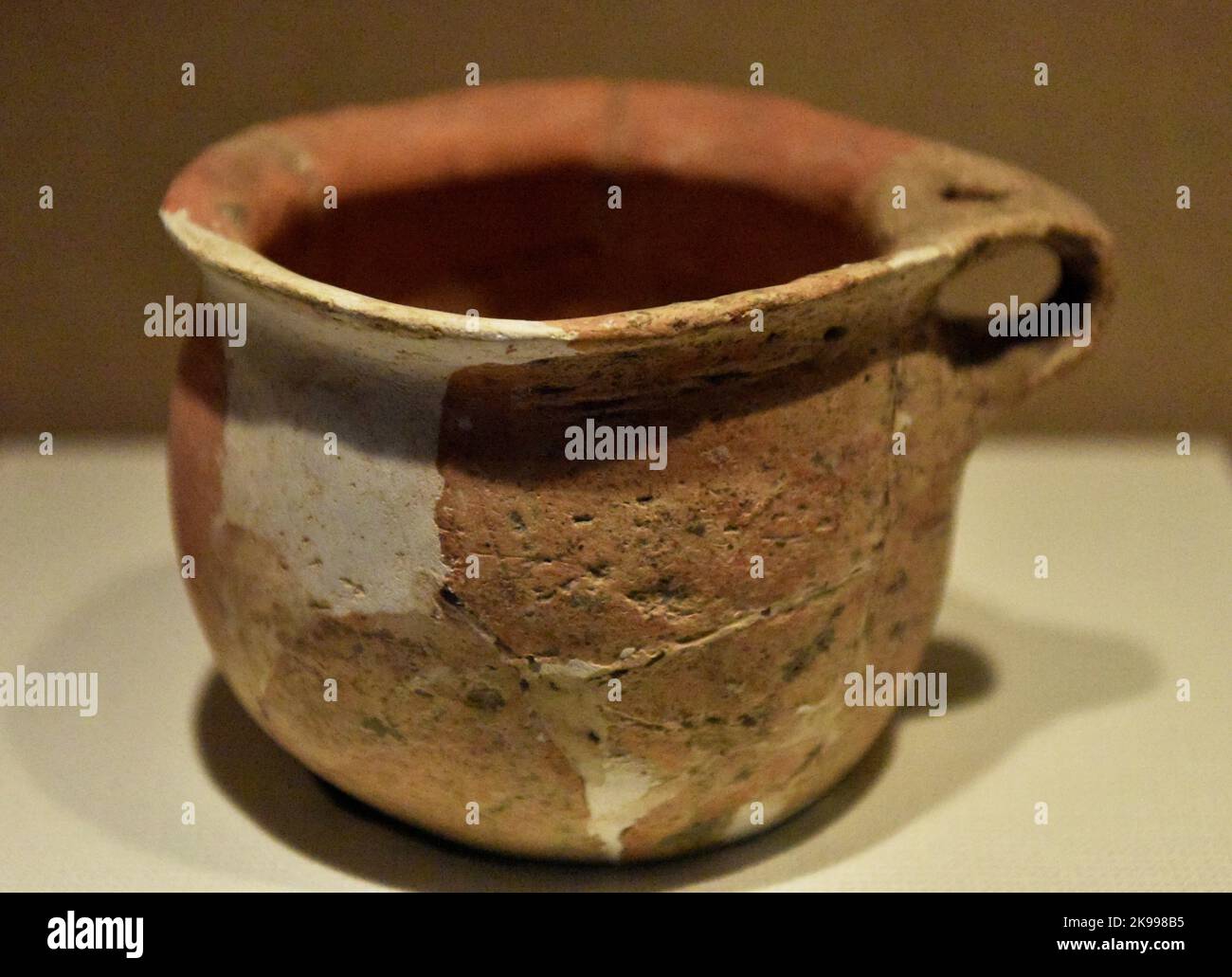 HANGZHOU, CHINA - SEPTEMBER 6, 2022 - £¨FILE£©Neolithic pottery ...