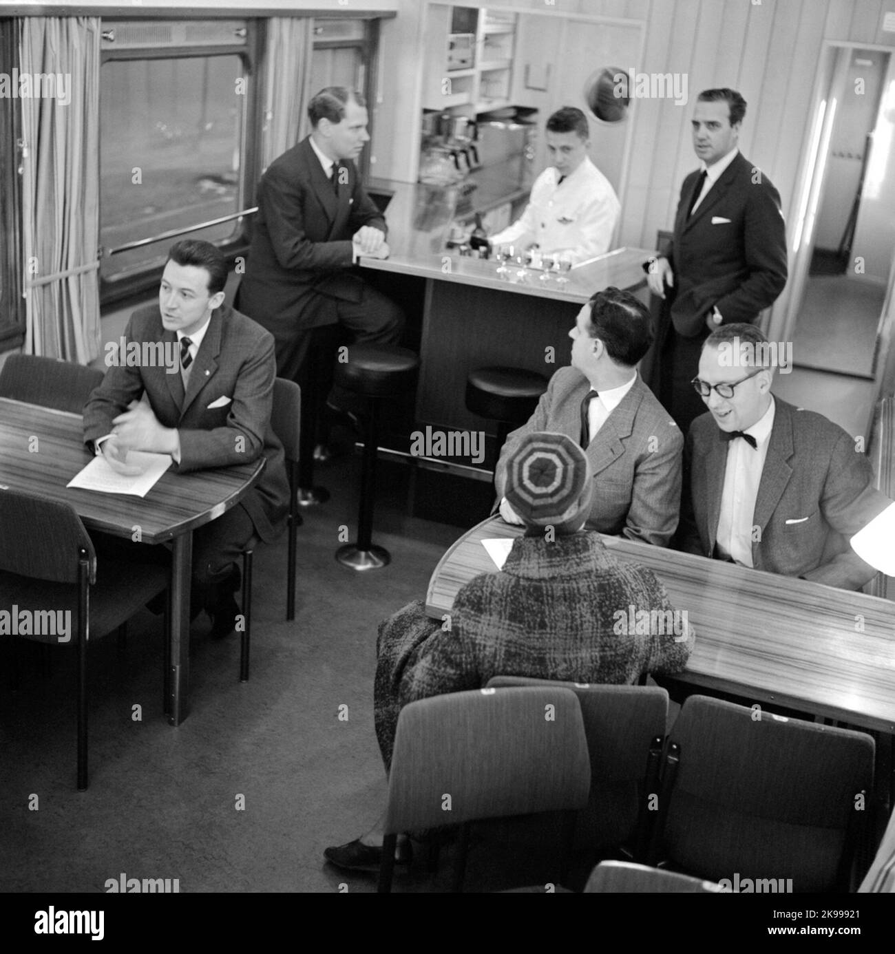 Press show. SJ RC01 3218. Buffet carriage, serving department with bar ...