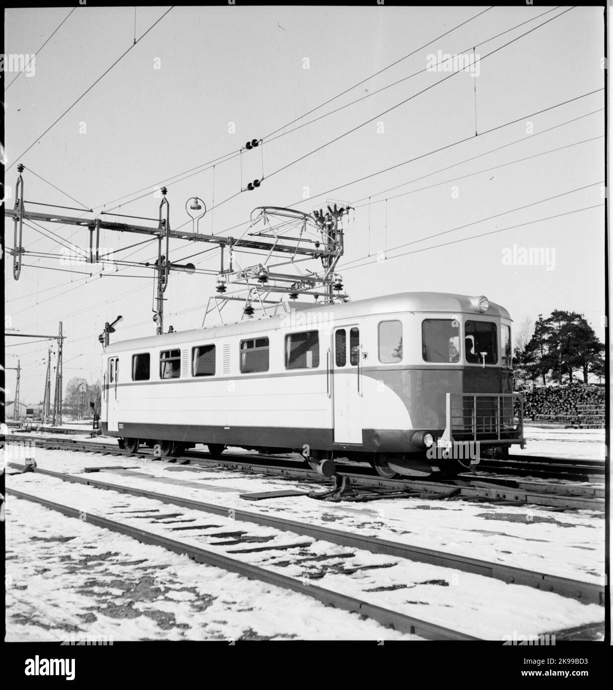 The State Railways, SJ YOA1 31. Electric sample motor carriage was ...