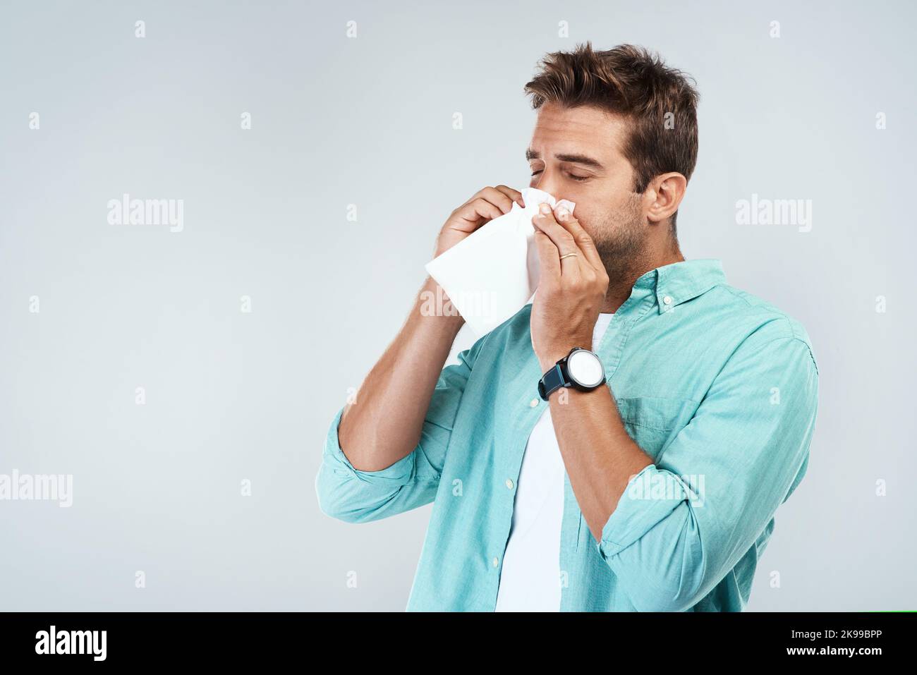 Tissue up nose hi-res stock photography and images - Alamy