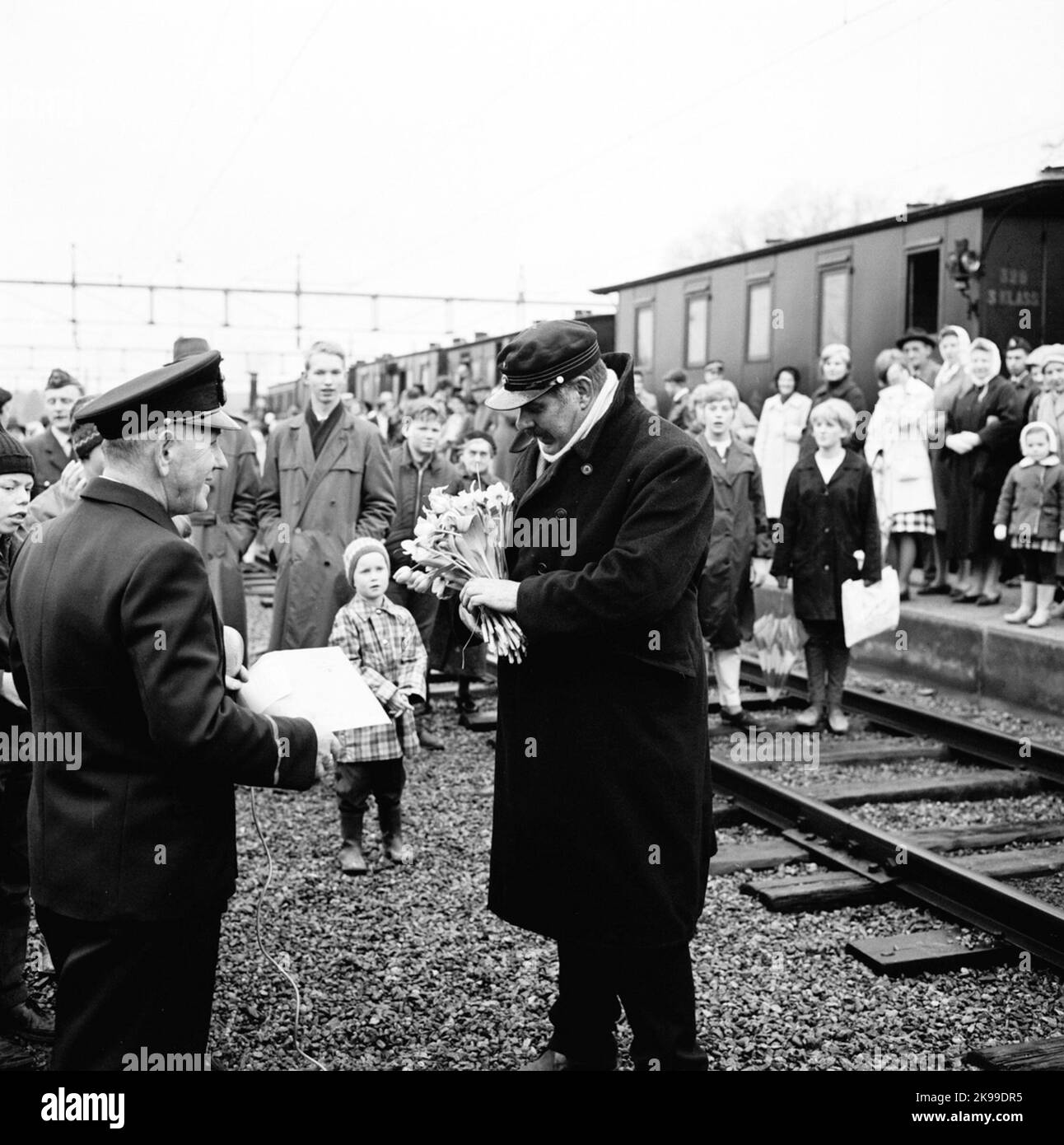 Historical train's journey from Stockholm to Gothenburg for the ...