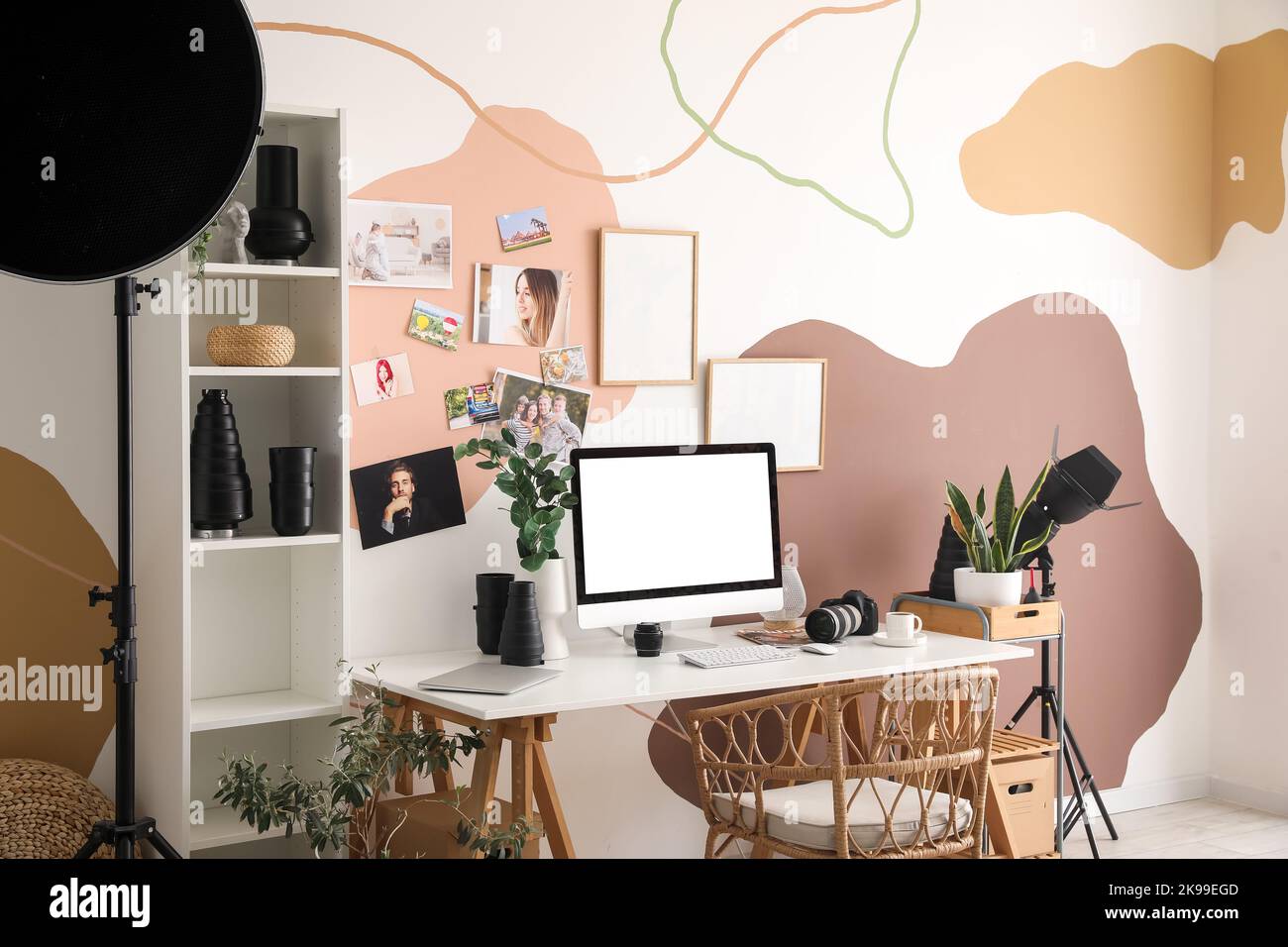 Workspace units hi-res stock photography and images - Alamy