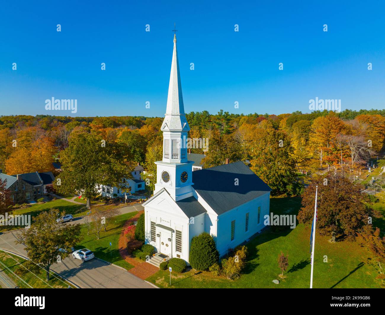 First Parish Congregational Church at 180 York Street in historic town ...
