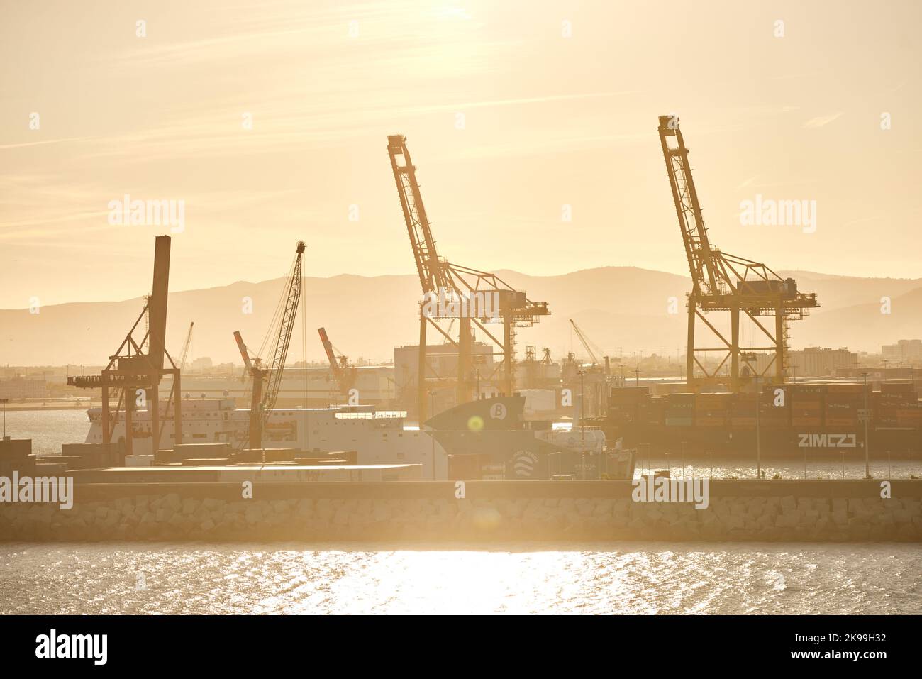 Catalonia capital city Barcelona in Spain. harbour port Stock Photo - Alamy