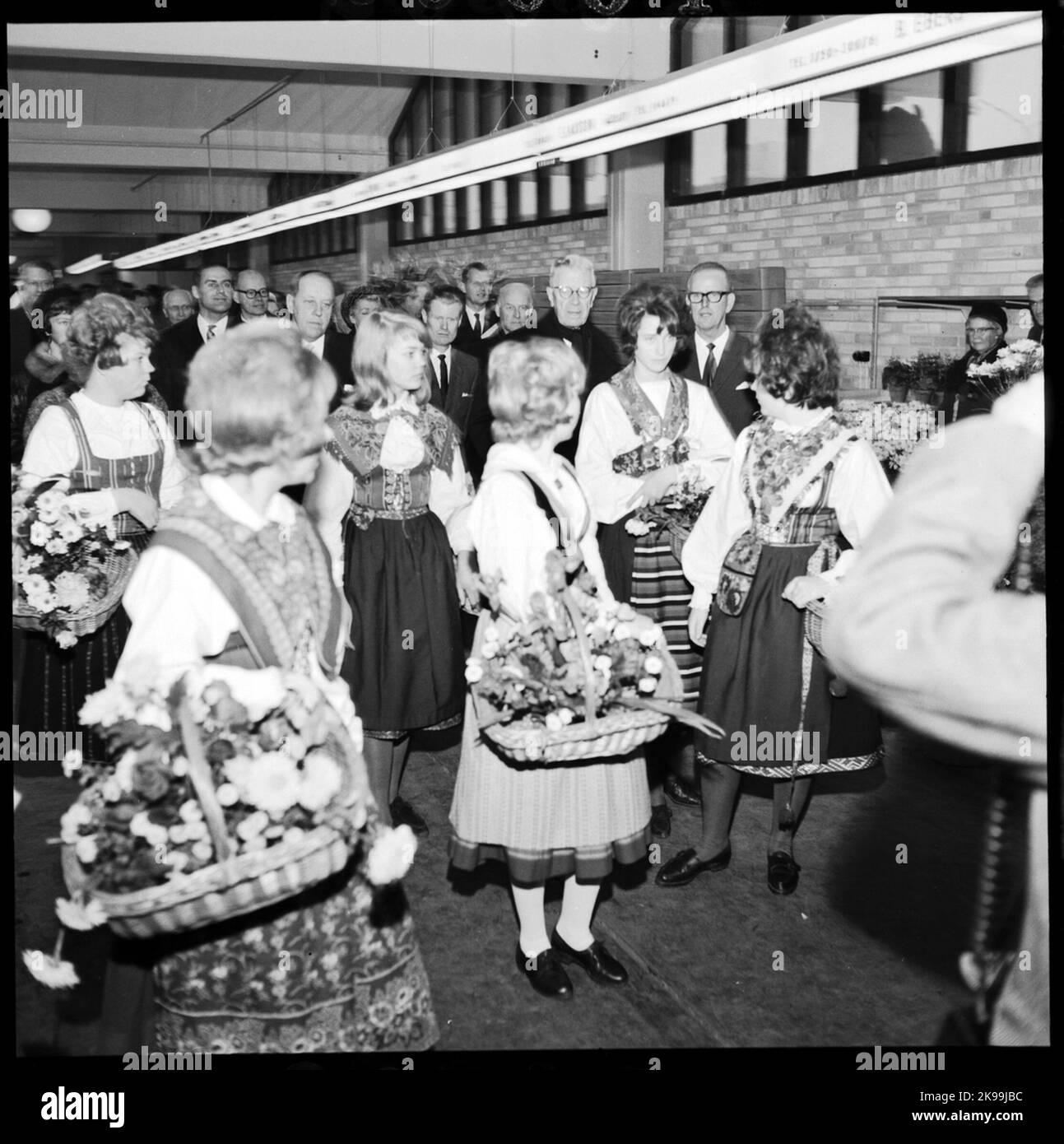 Inauguration of Årsta wholesale. King Gustav VI Adolf, 2nd from right ...