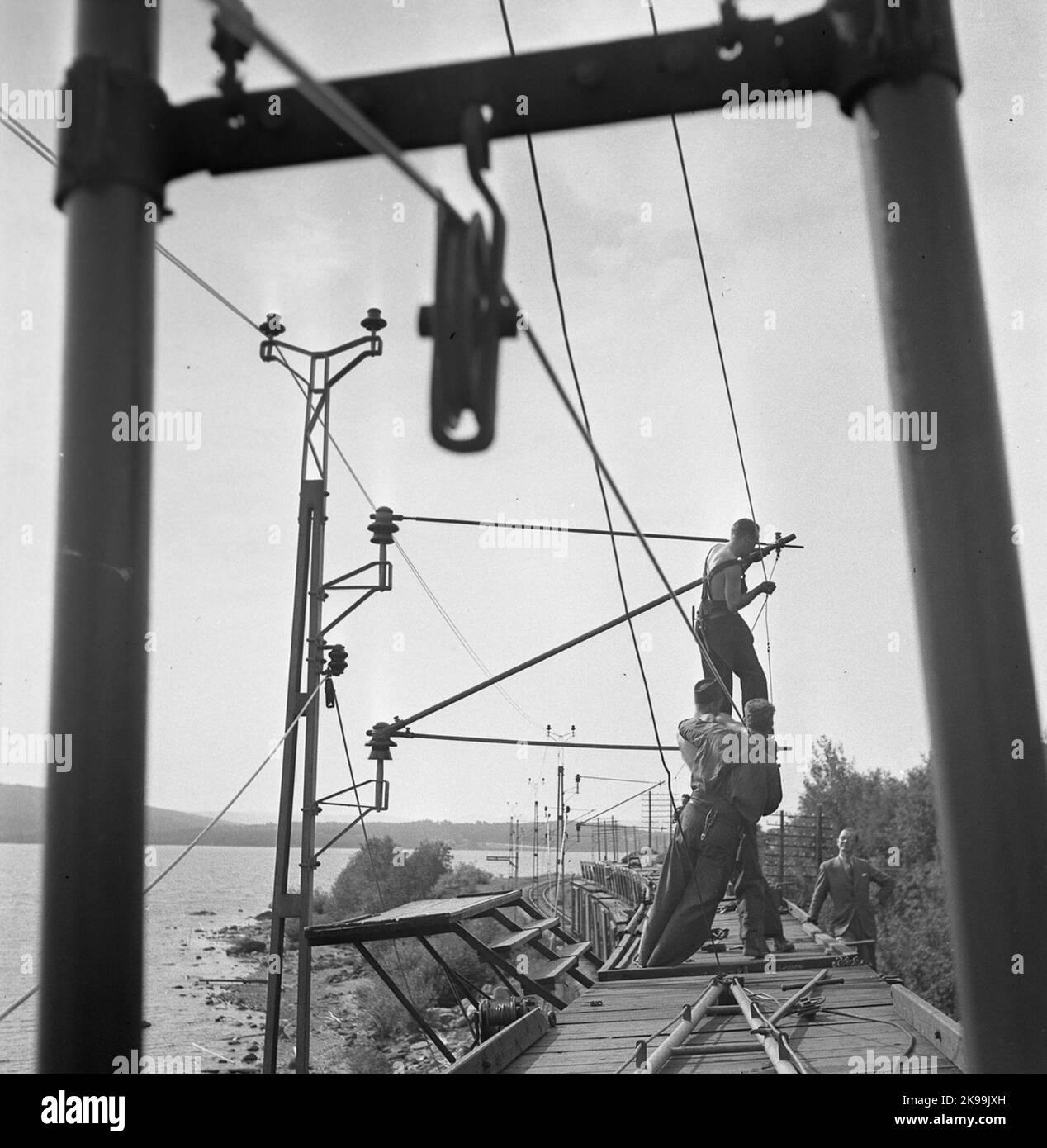 Electrification of the Line Ång-Sundsvall. Mounting work. Contact wire ...