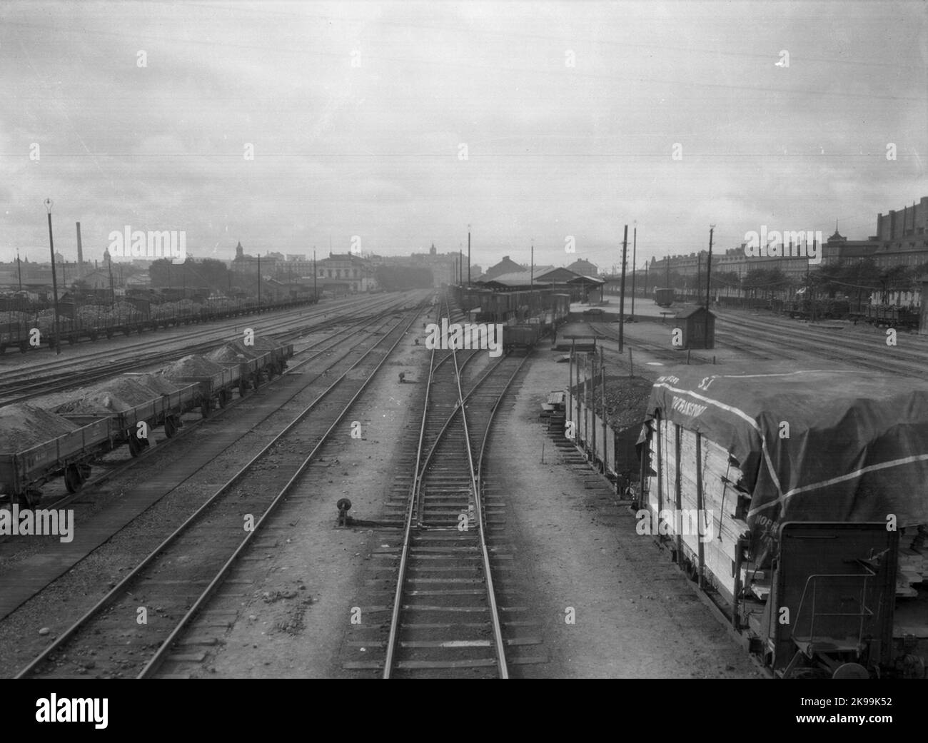 Saw tooth tracks Stock Photo - Alamy