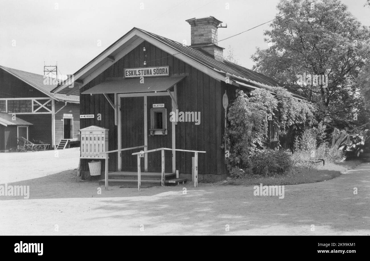 The old station was replaced by a smaller one when SJ took over in the ...