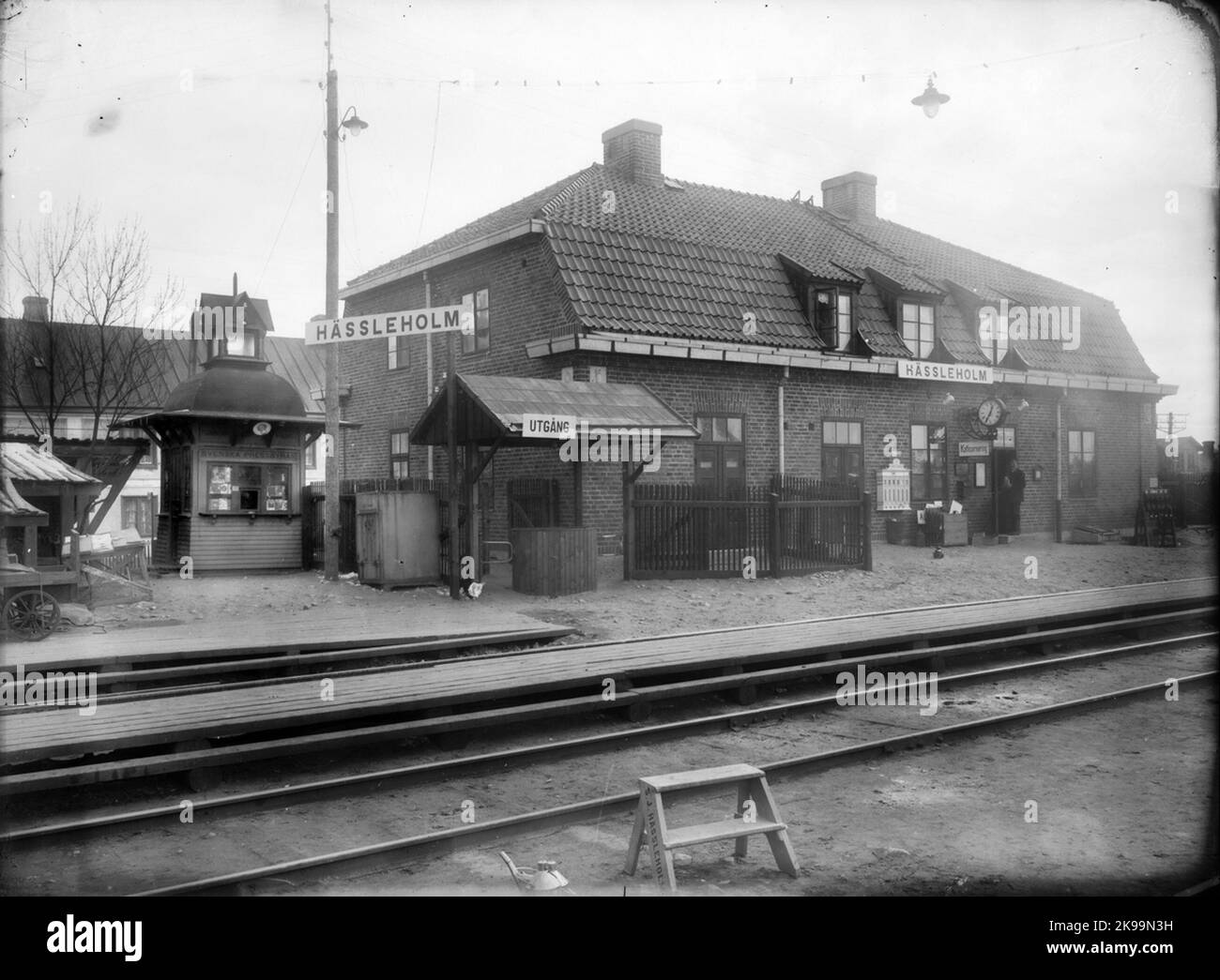 Temporary new station building Stock Photo - Alamy