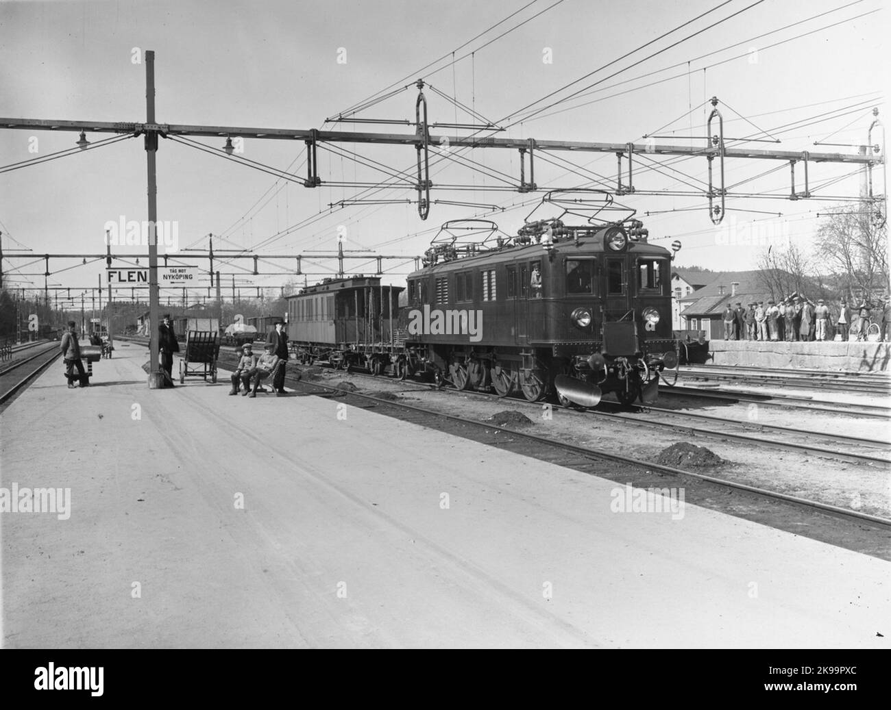 The State Railways, SJ D 104, at the electrification of the Western ...