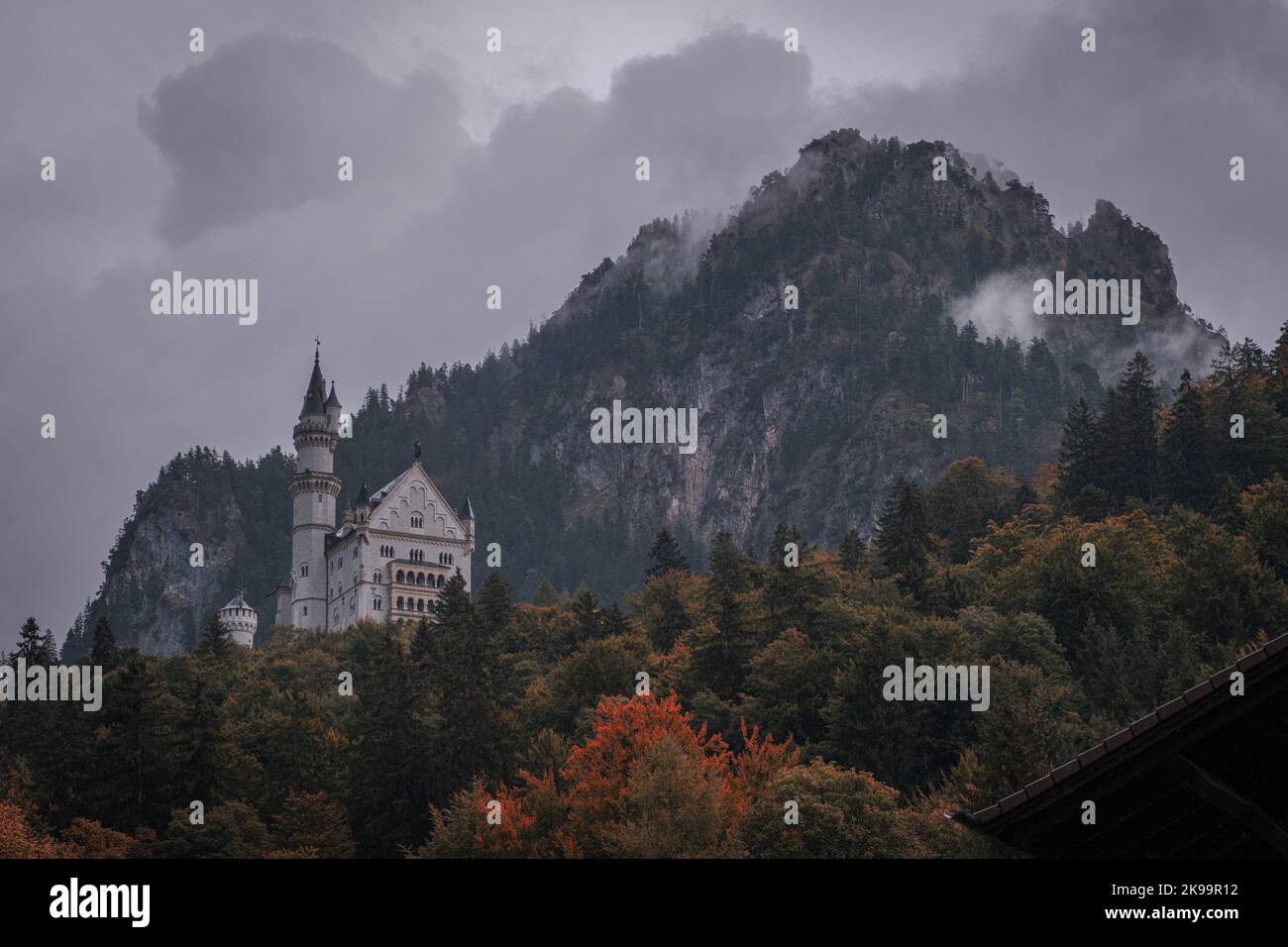 Castle on the side of a mountain hi-res stock photography and images ...