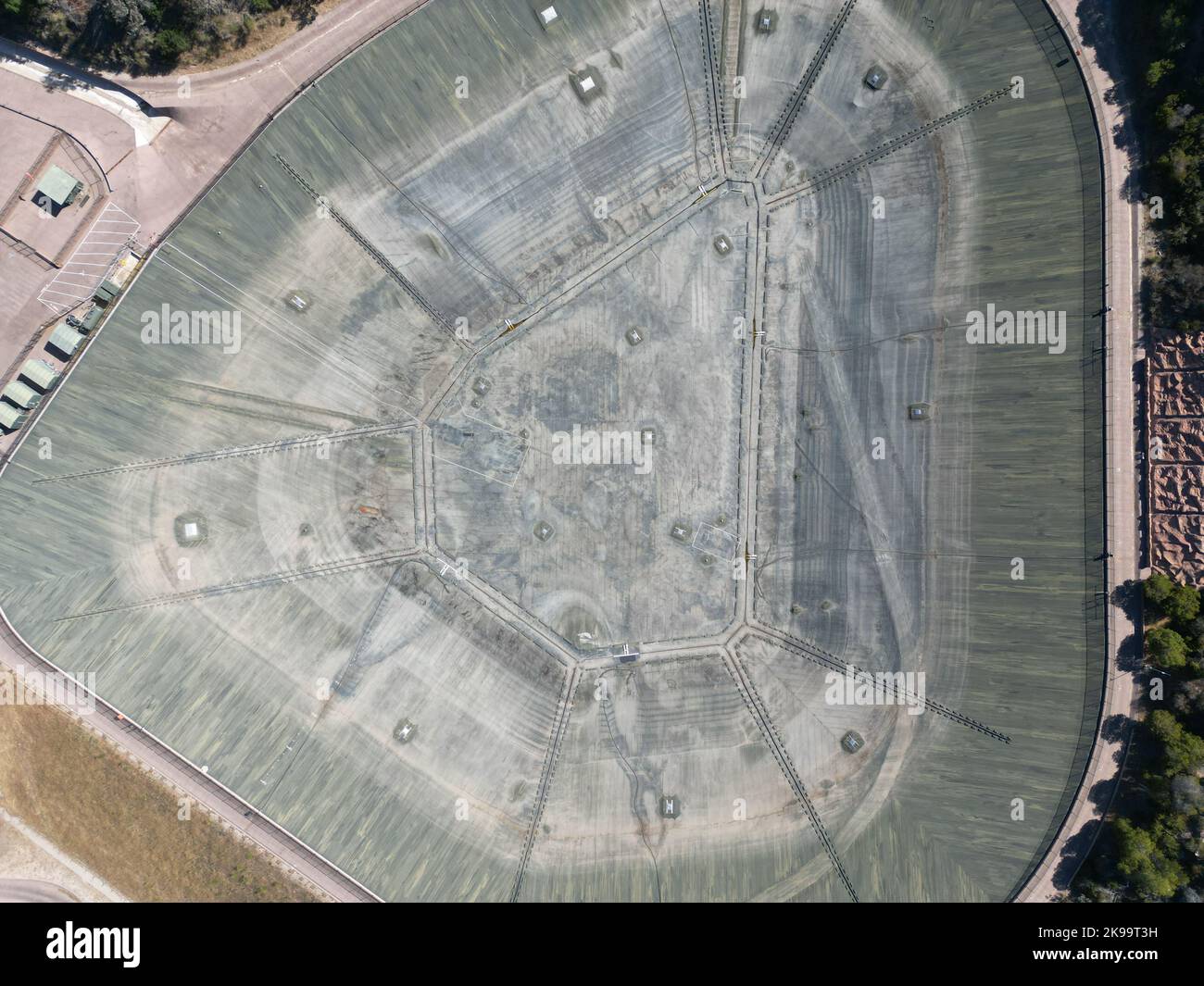 An aerial view of the Pacific Palisades California housing development ...