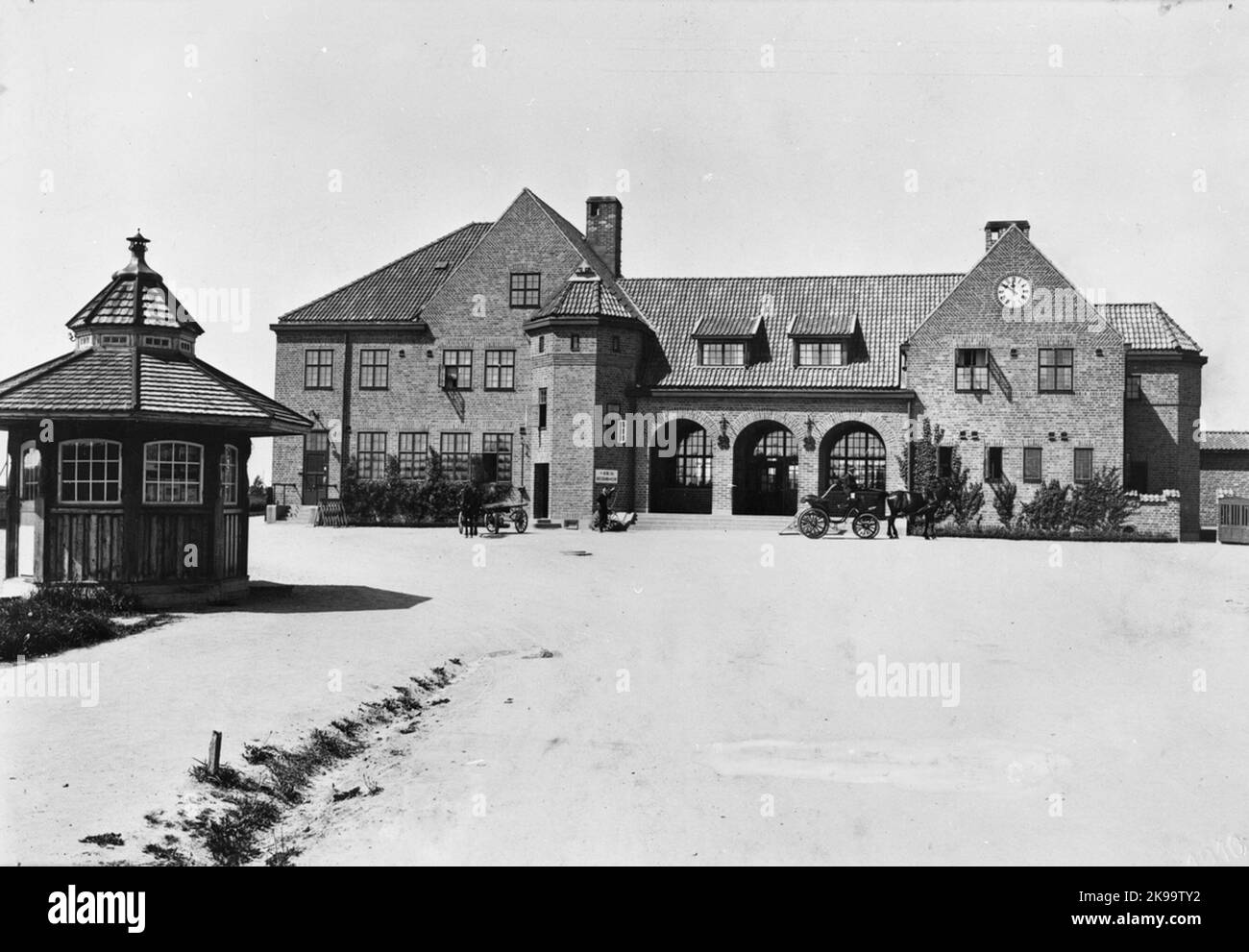 Built in 1910s Black and White Stock Photos & Images - Alamy