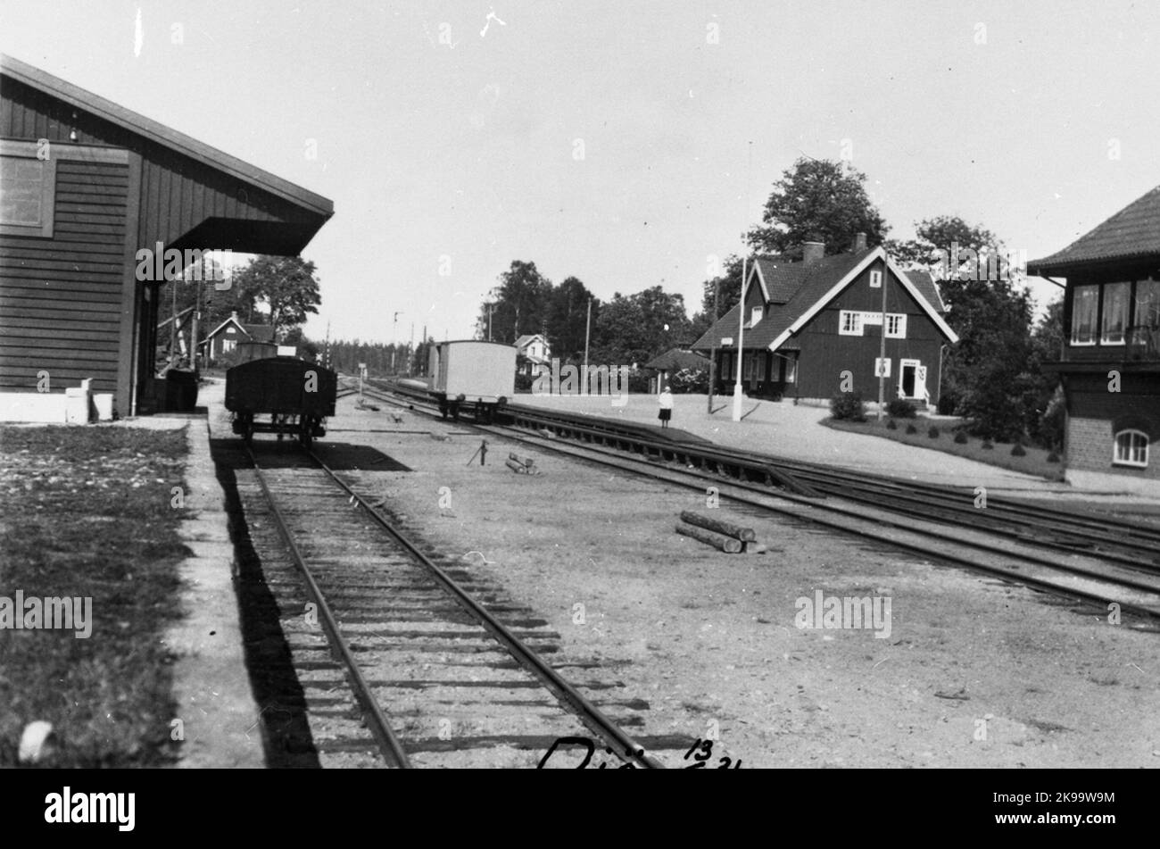 Diö Railway Station. To the right is the Hingen House. The southern ...