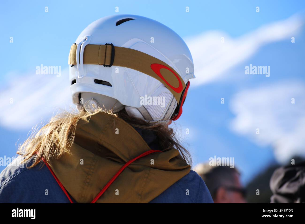 Close up of a female skier from behind Stock Photo - Alamy