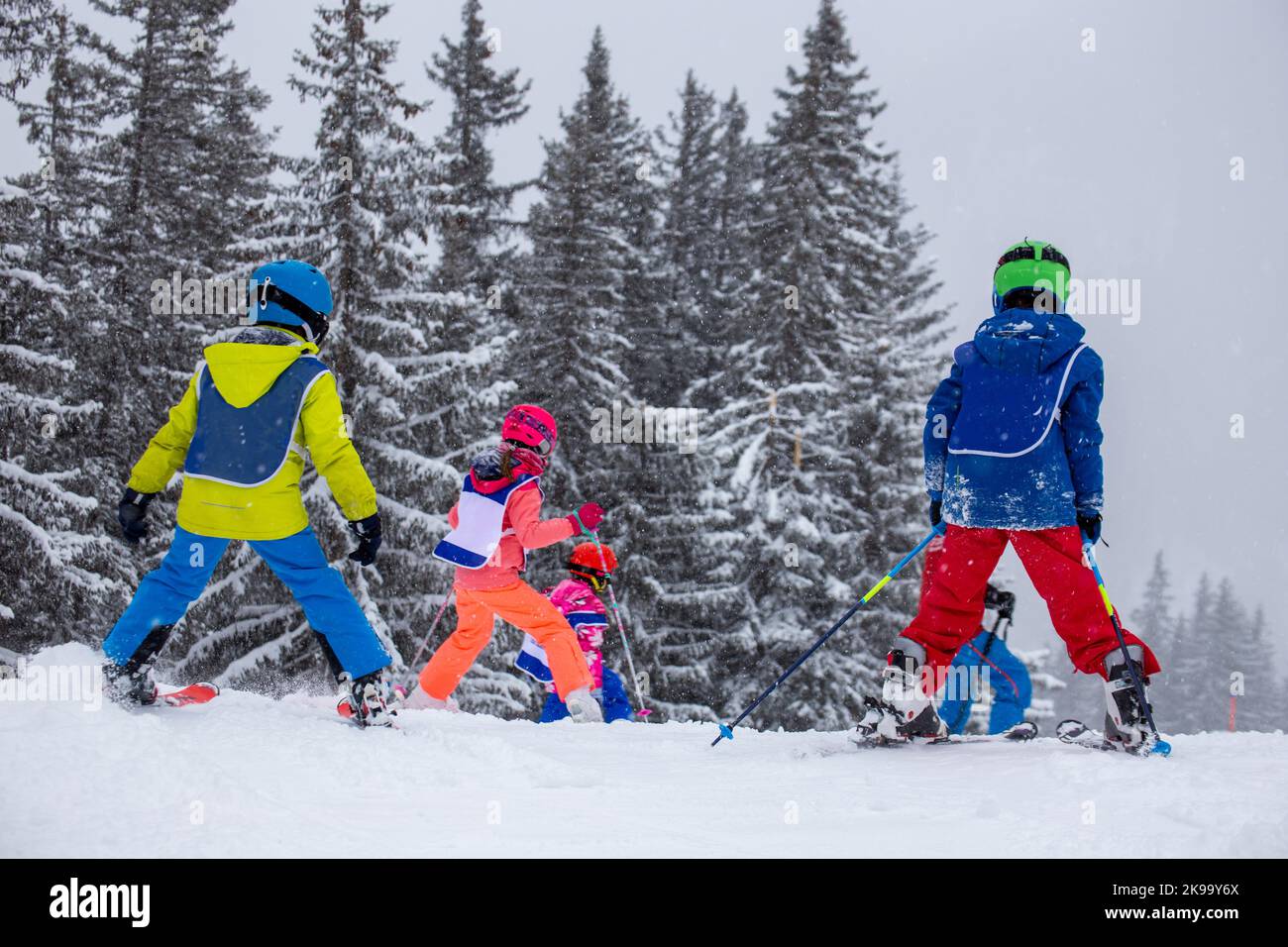 Children in skiing course hi-res stock photography and images - Alamy
