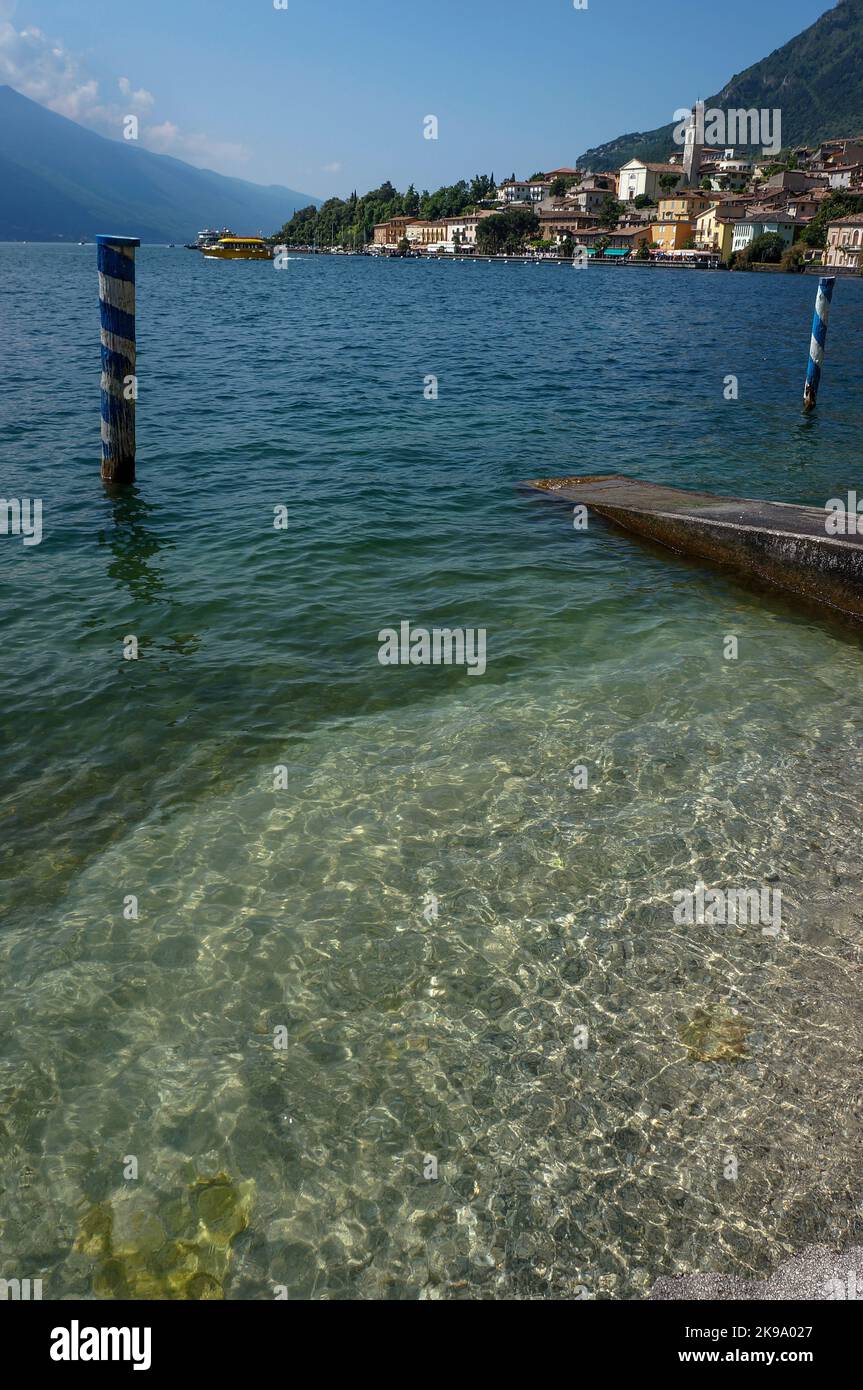 Harbour limone sul garda hi-res stock photography and images - Alamy